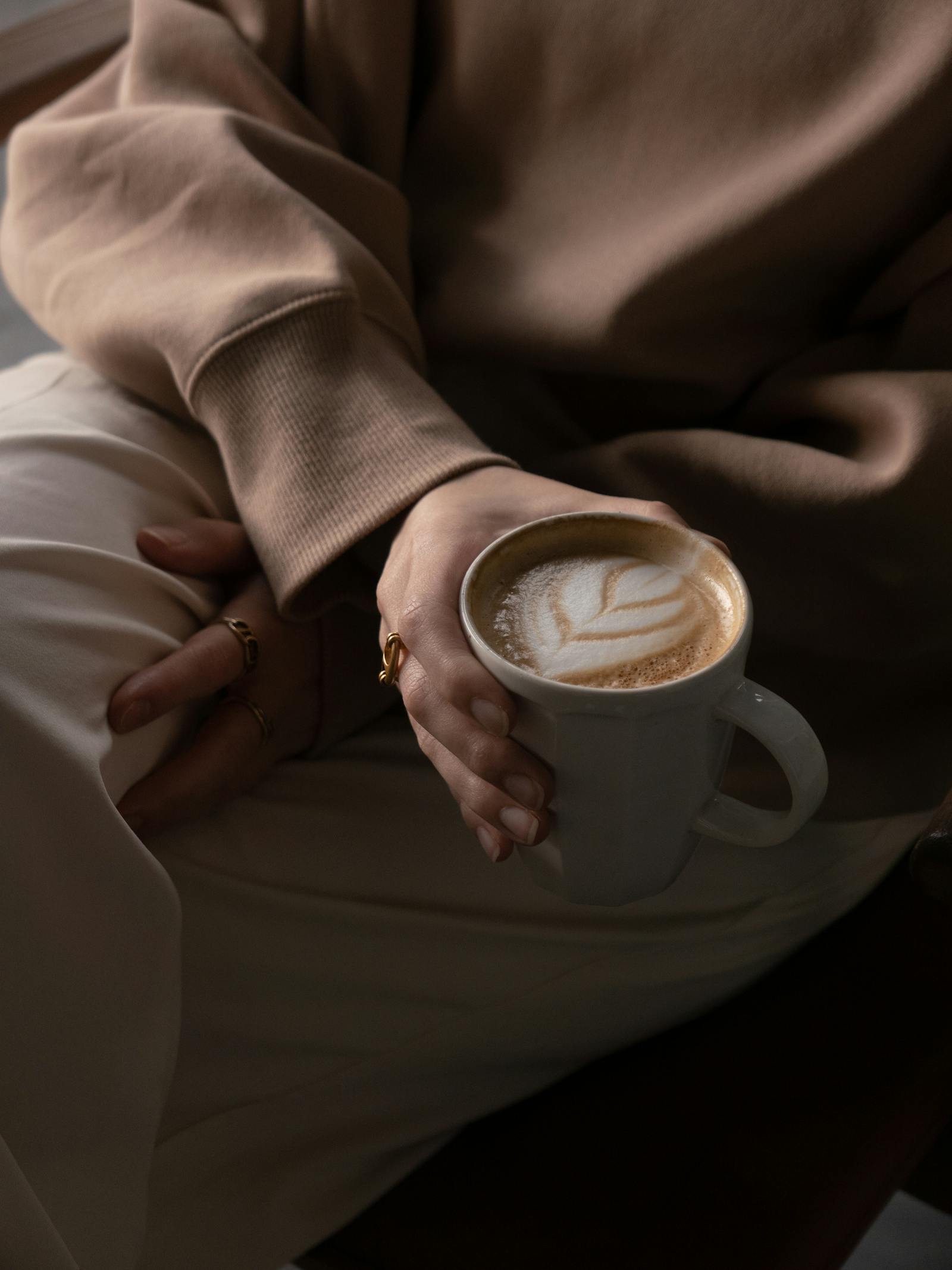 Hands Holding Coffee Photos, Download The BEST Free Hands Holding ...
