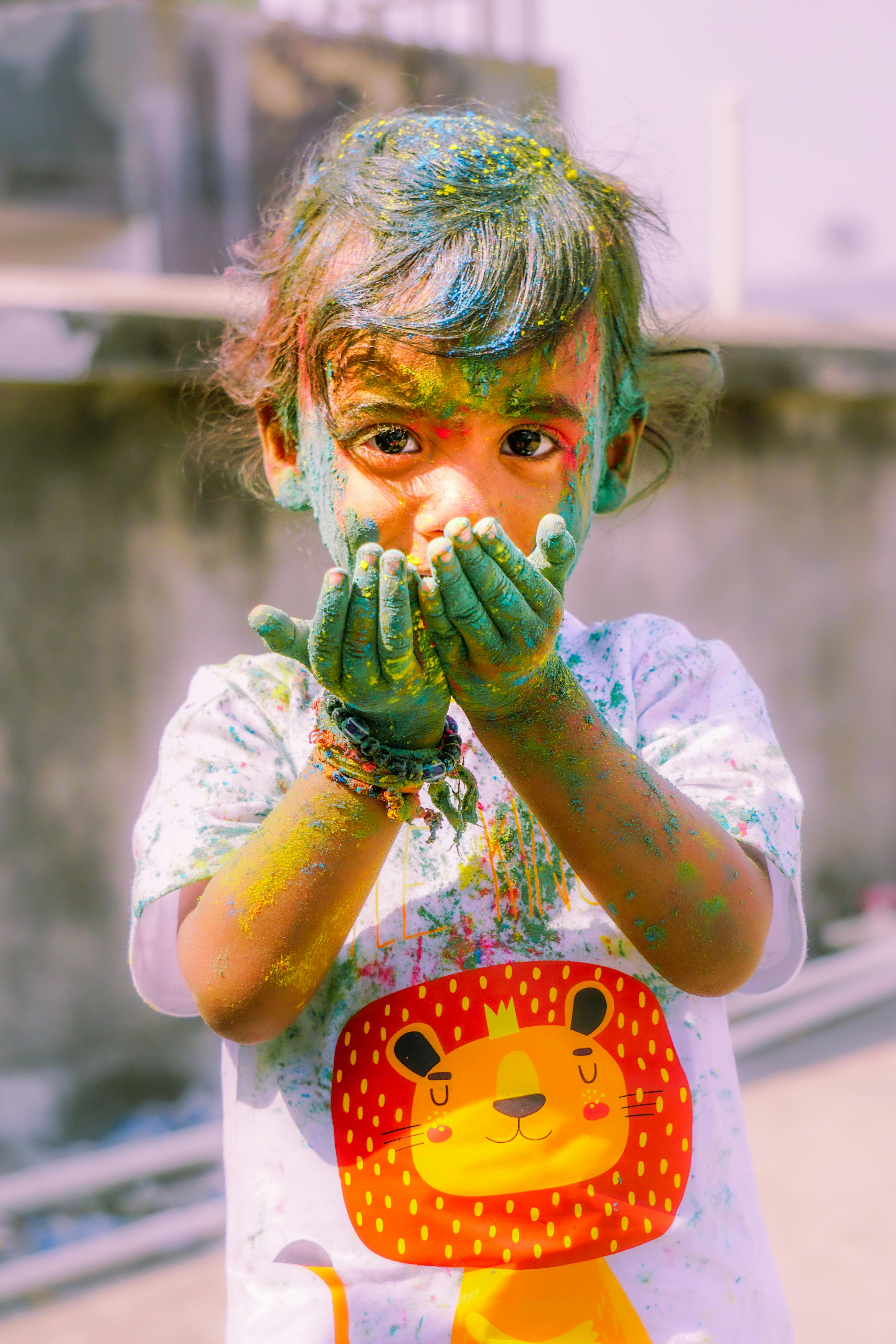 Girl in Paint · Free Stock Photo