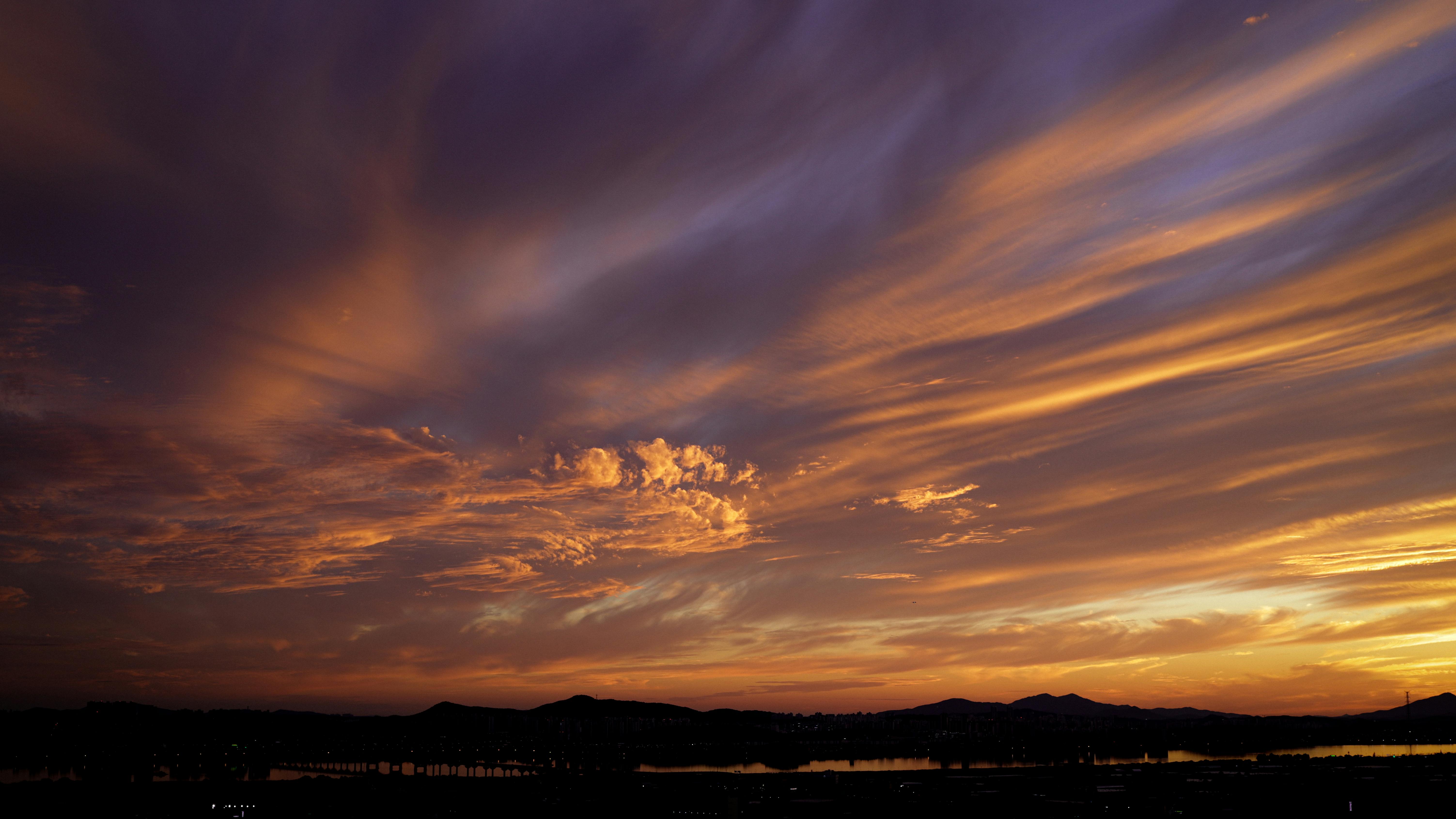 Dusk Sky with Clouds · Free Stock Photo