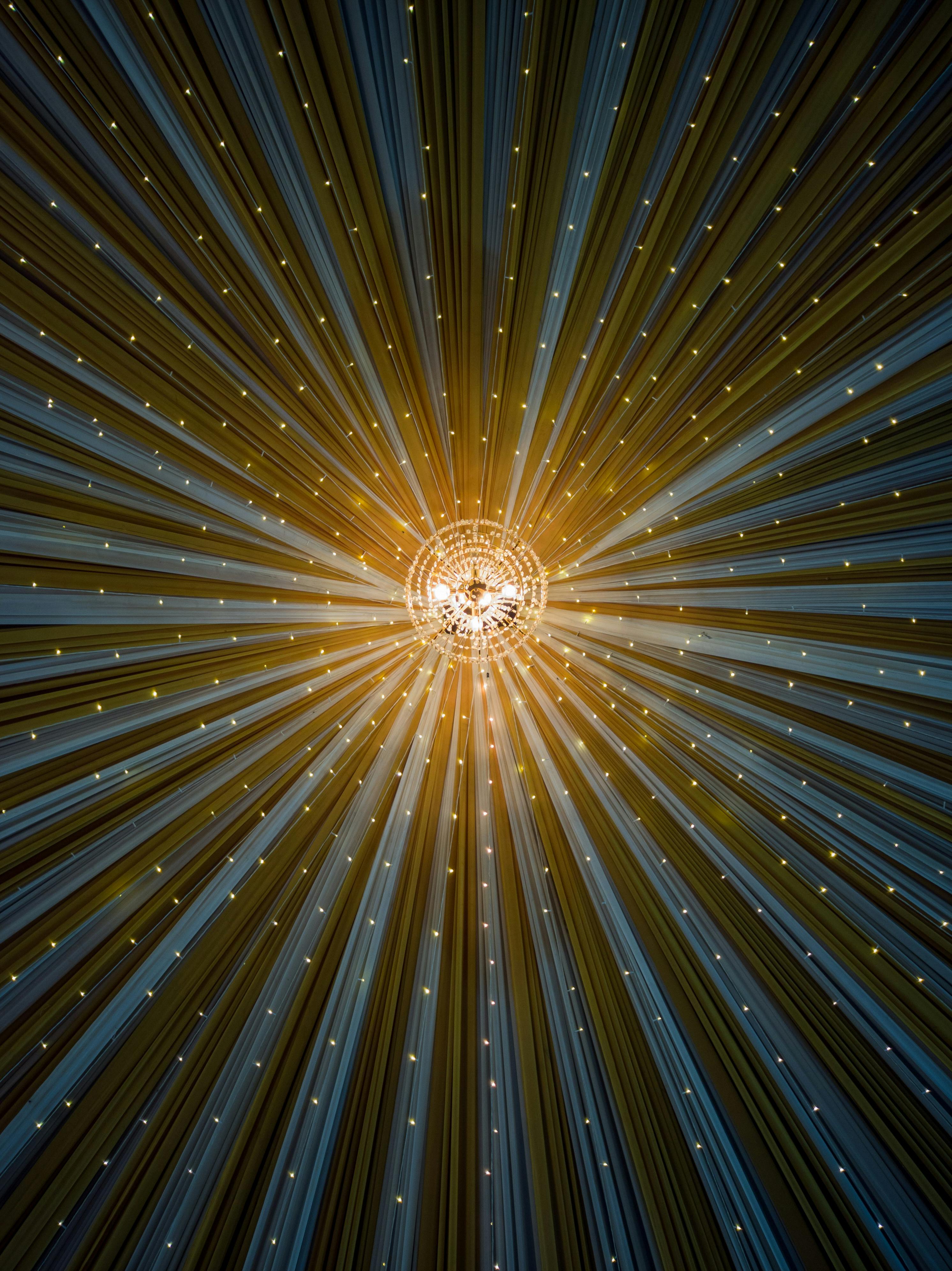 Radiating Abstract Graphic · Free Stock Photo