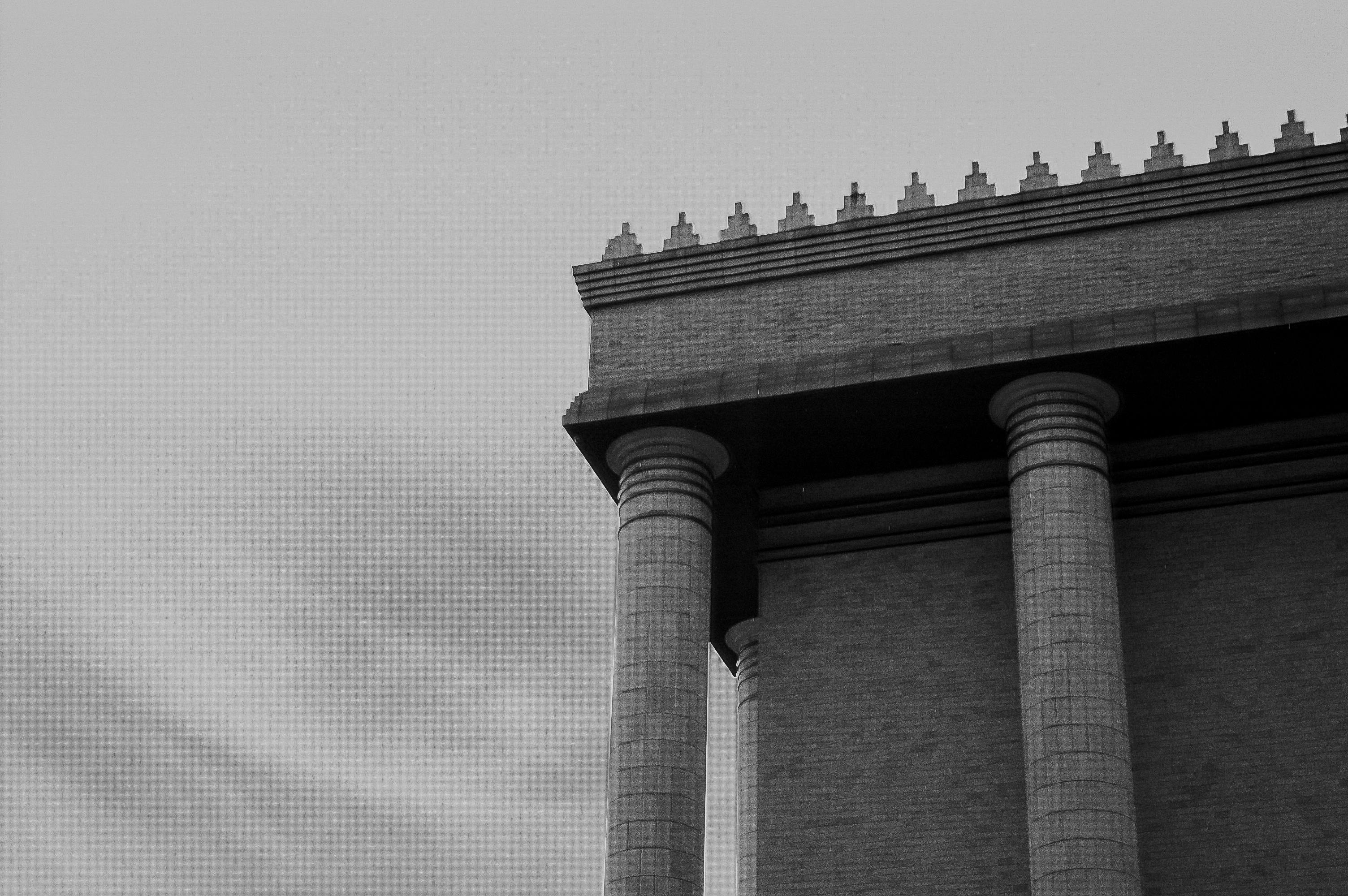 Grey Concrete Columns · Free Stock Photo