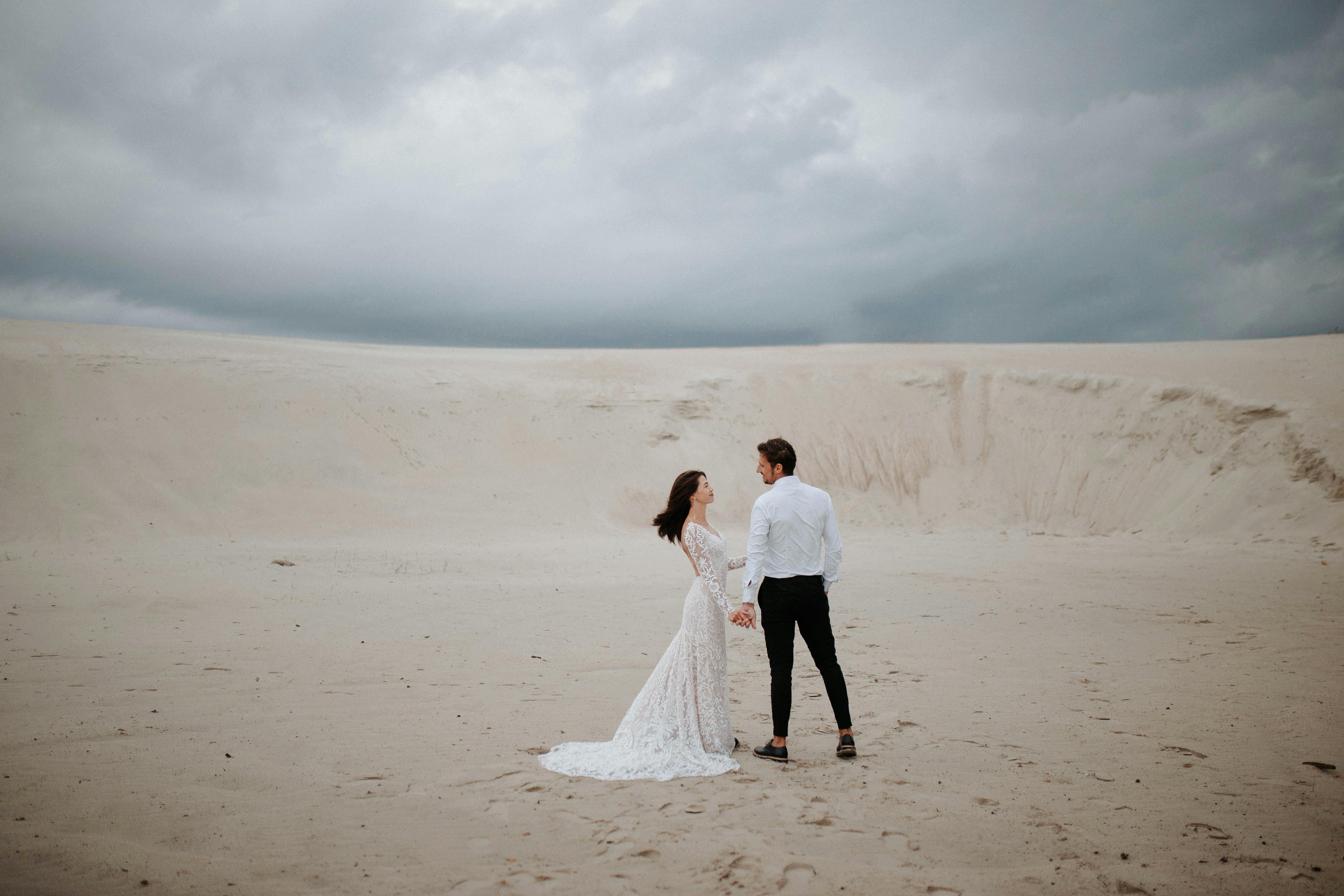 Black and White Picture of a Bride and Groom · Free Stock Photo