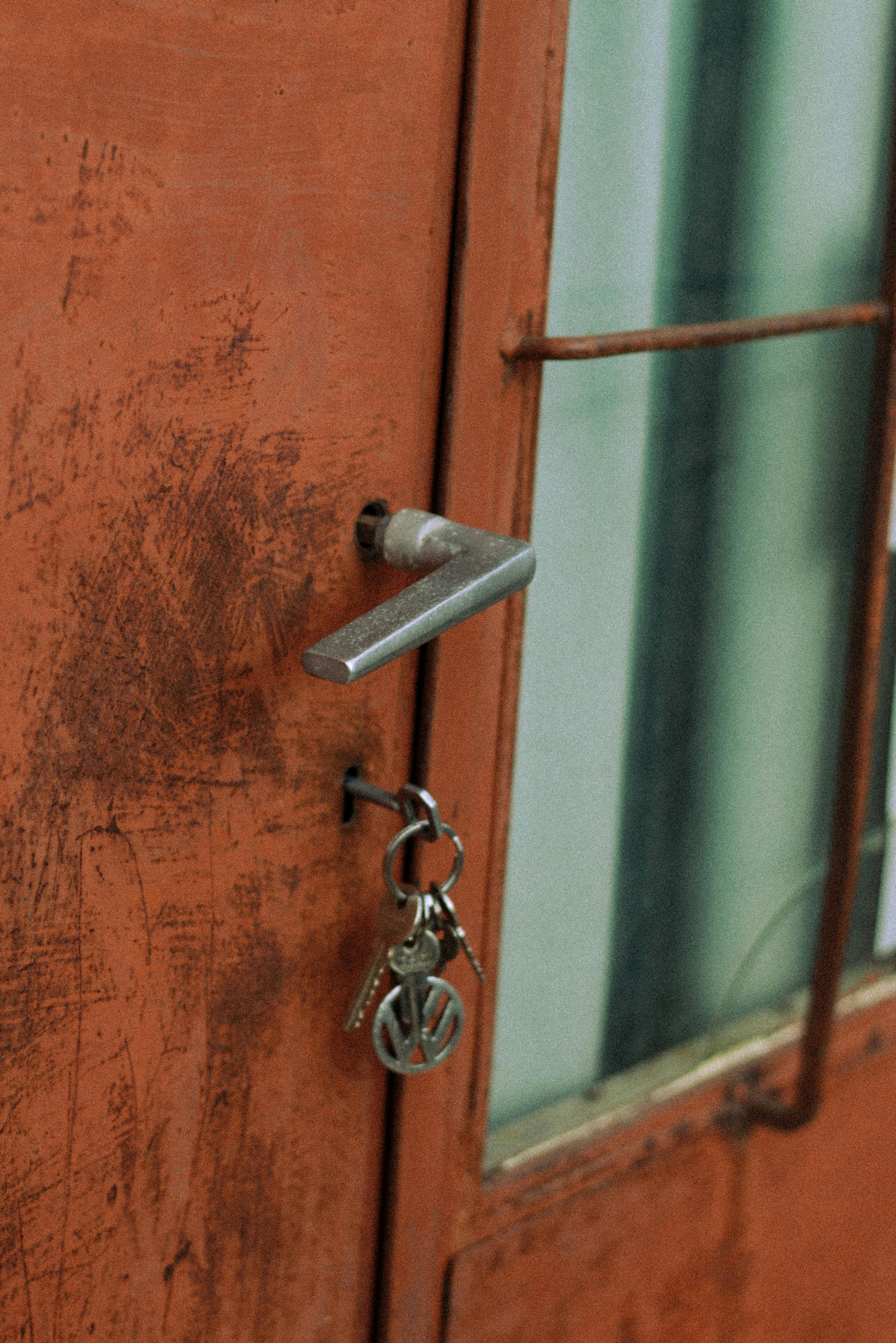 Keys in Door · Free Stock Photo