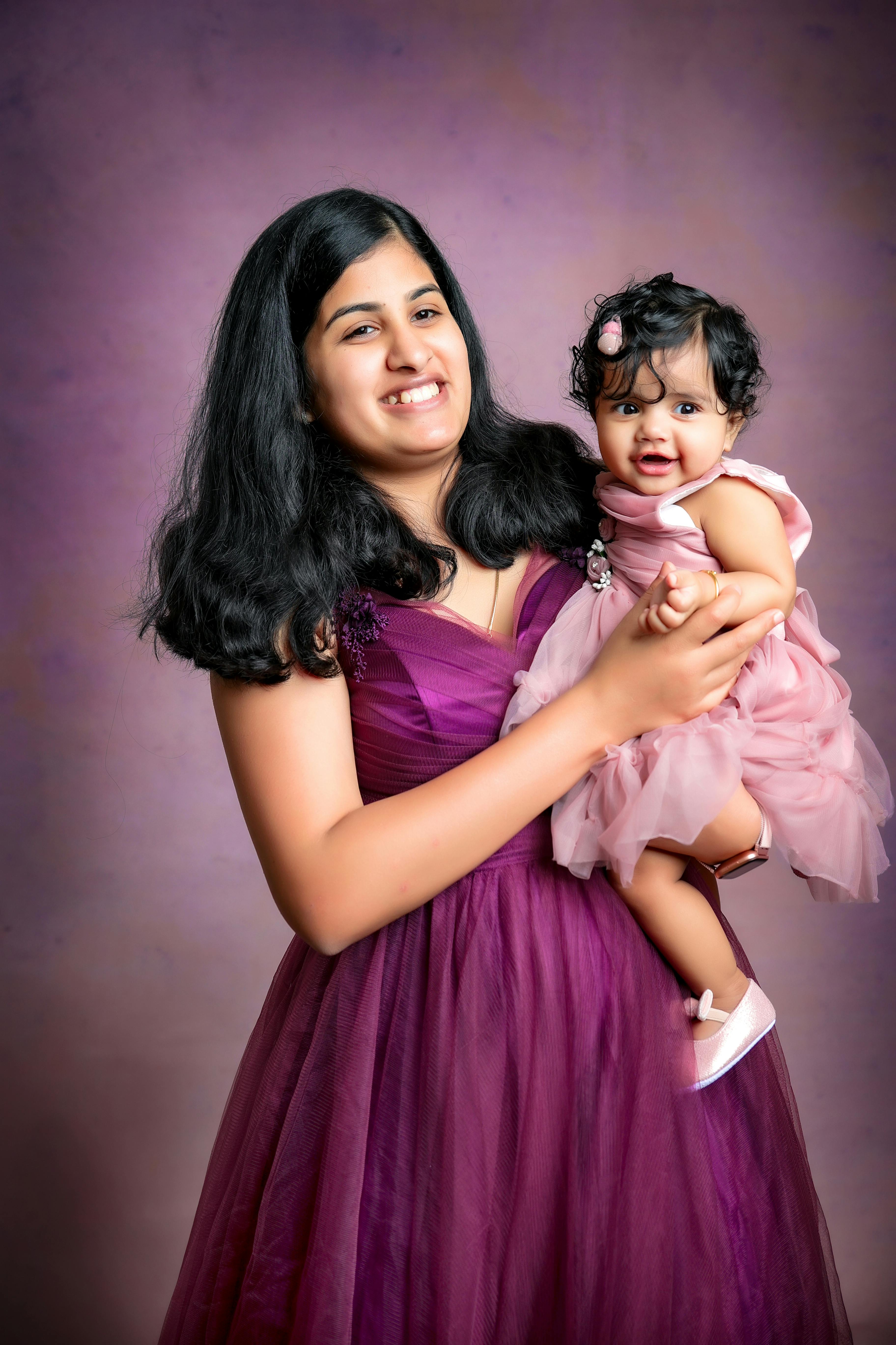 Standing Baby Background Photos, Download The BEST Free Standing Baby ...