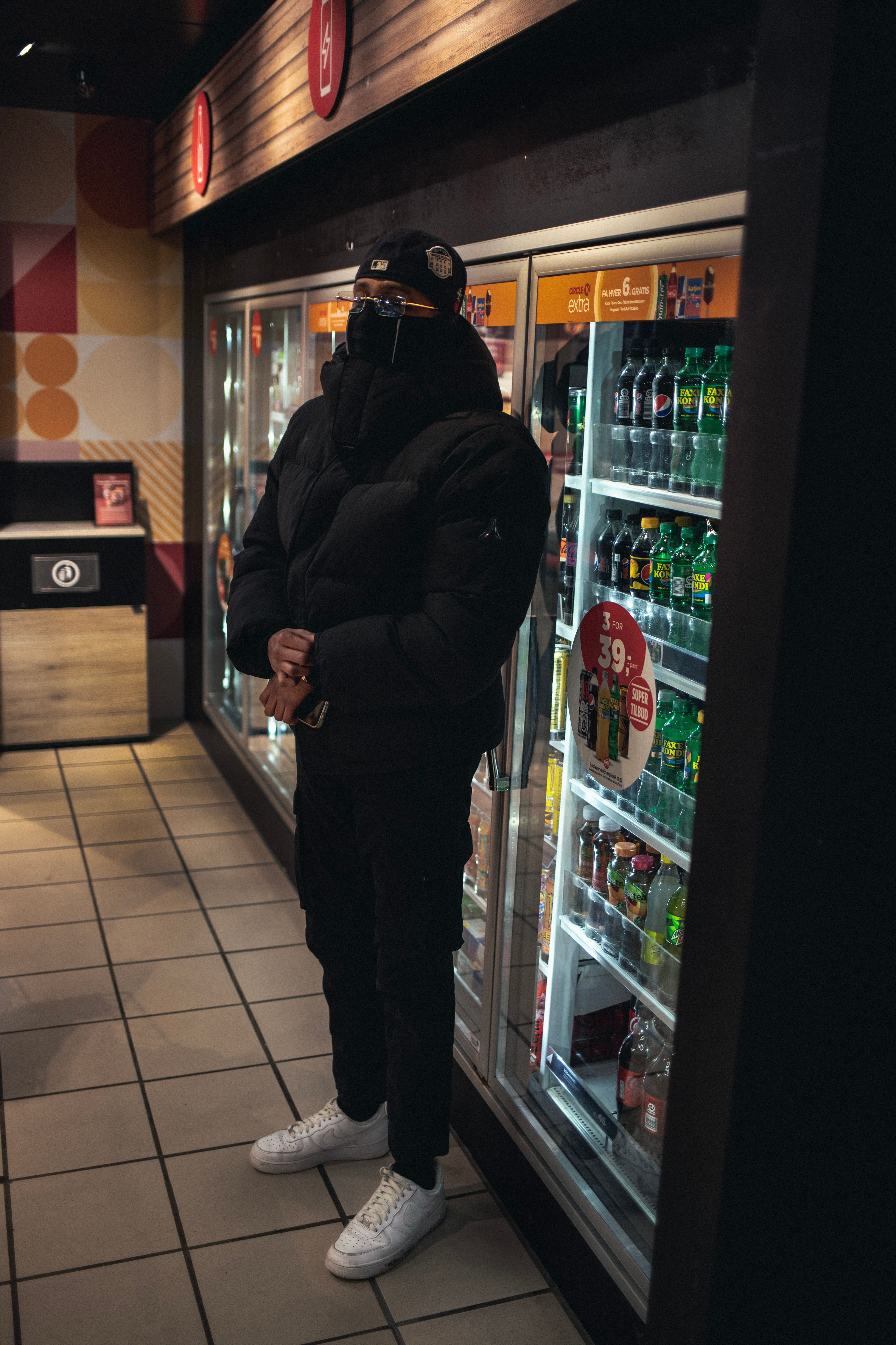Dark Corner Store Photos, Download The BEST Free Dark Corner Store ...