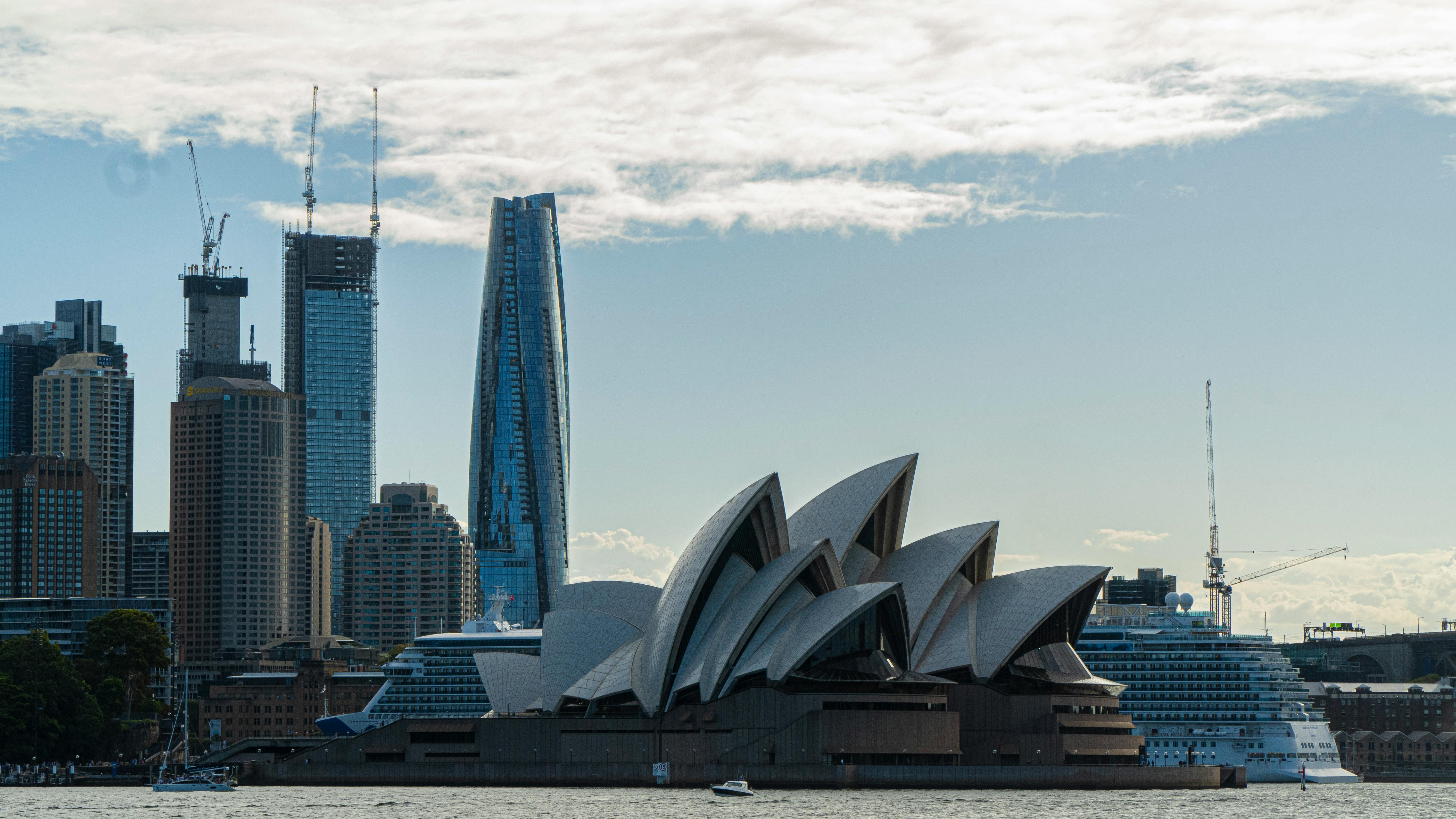 Sydney Opera House under Blue Sky · Free Stock Photo