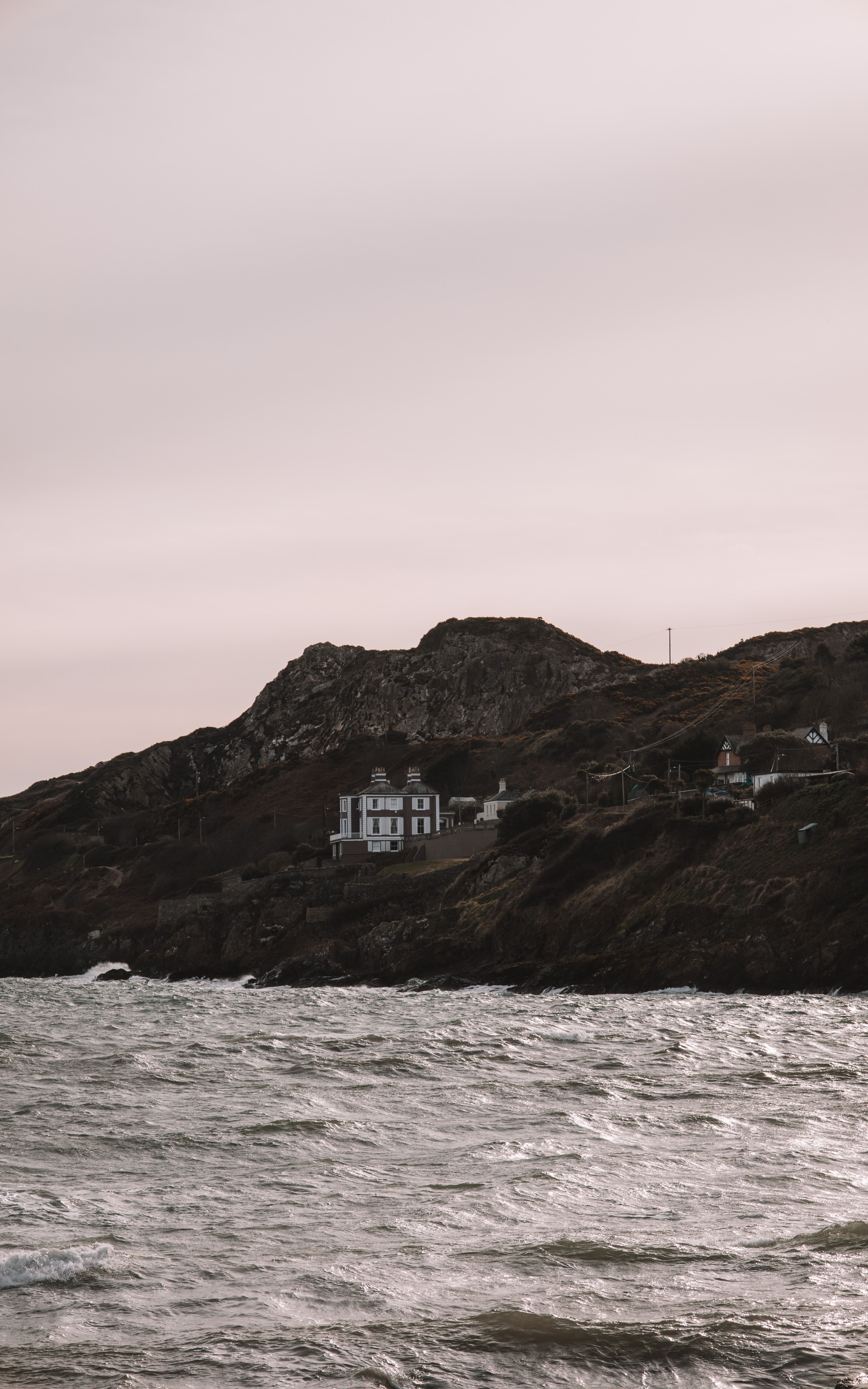 House on Sea Cliff · Free Stock Photo