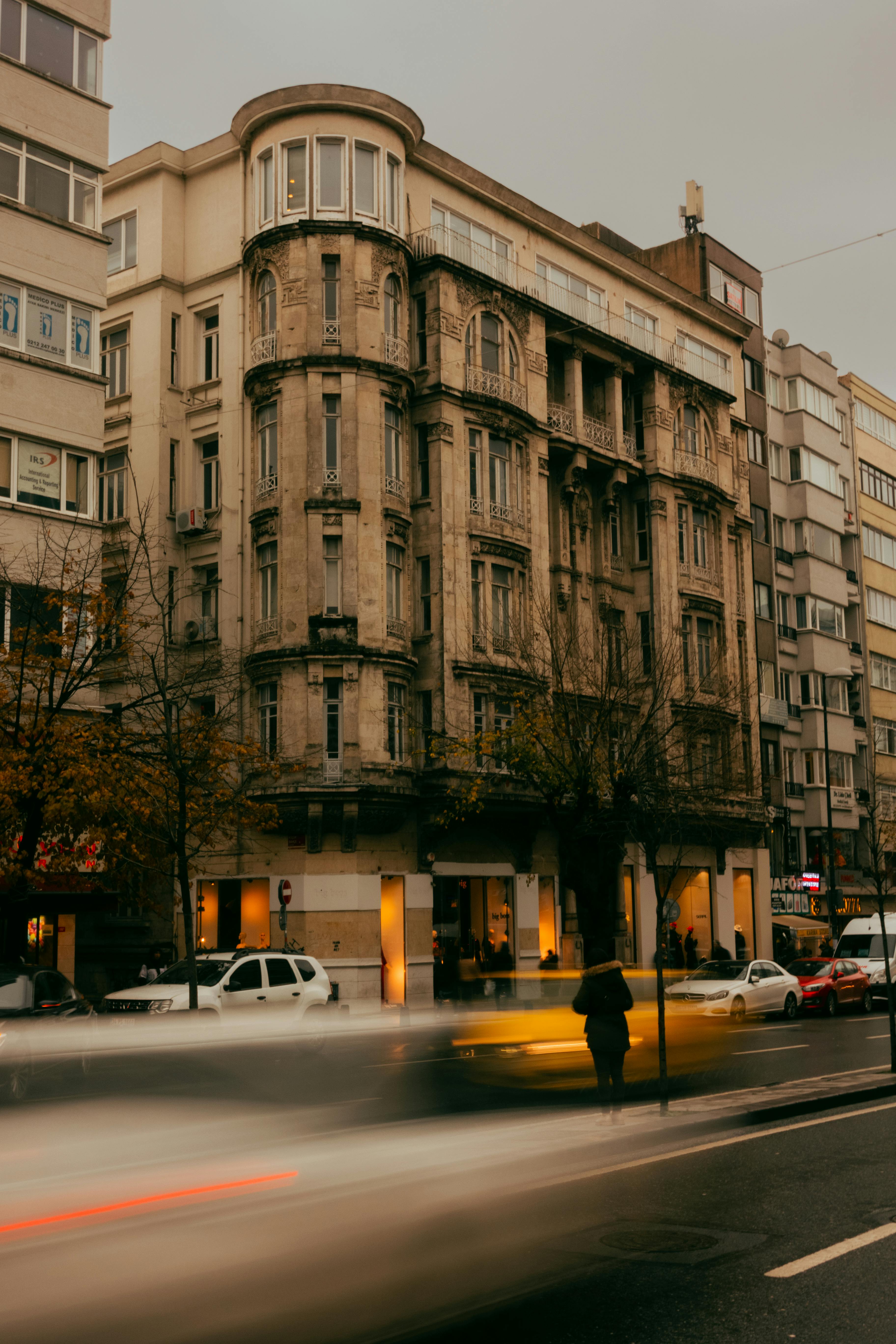 Running Cars Photos, Download The BEST Free Running Cars Stock Photos ...