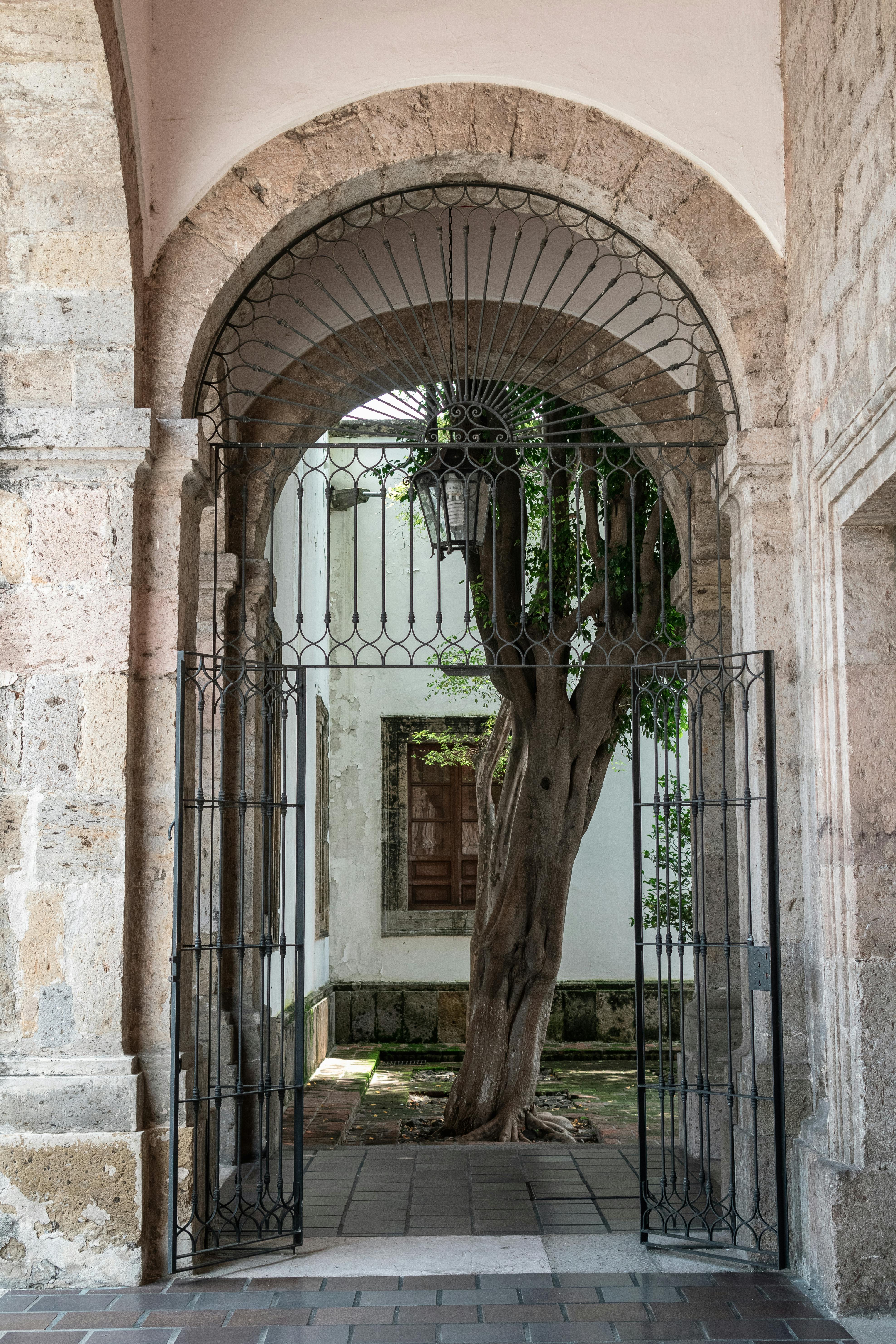 Open Gate to Building Courtyard · Free Stock Photo
