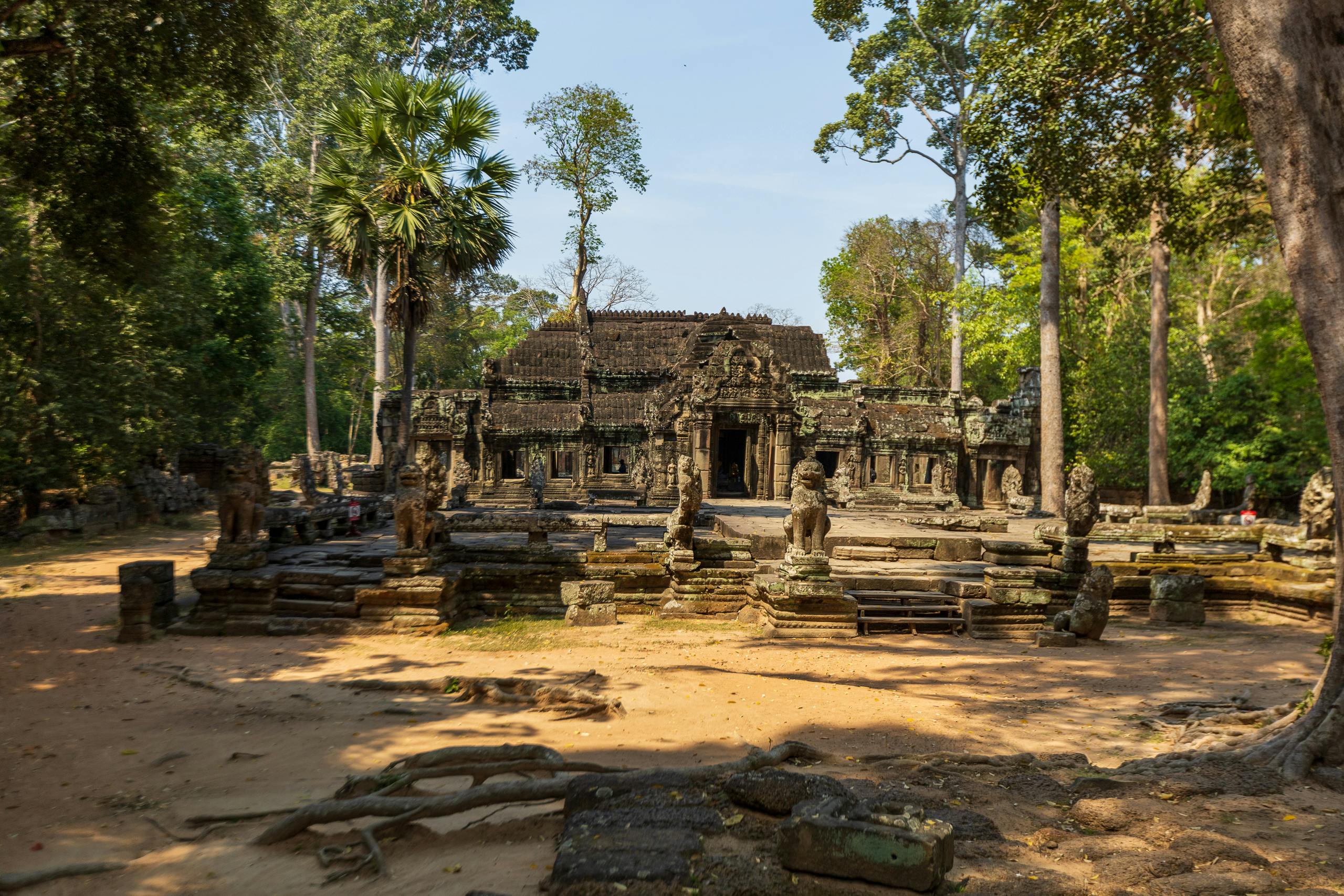 Old ruins of columns of medieval temple · Free Stock Photo