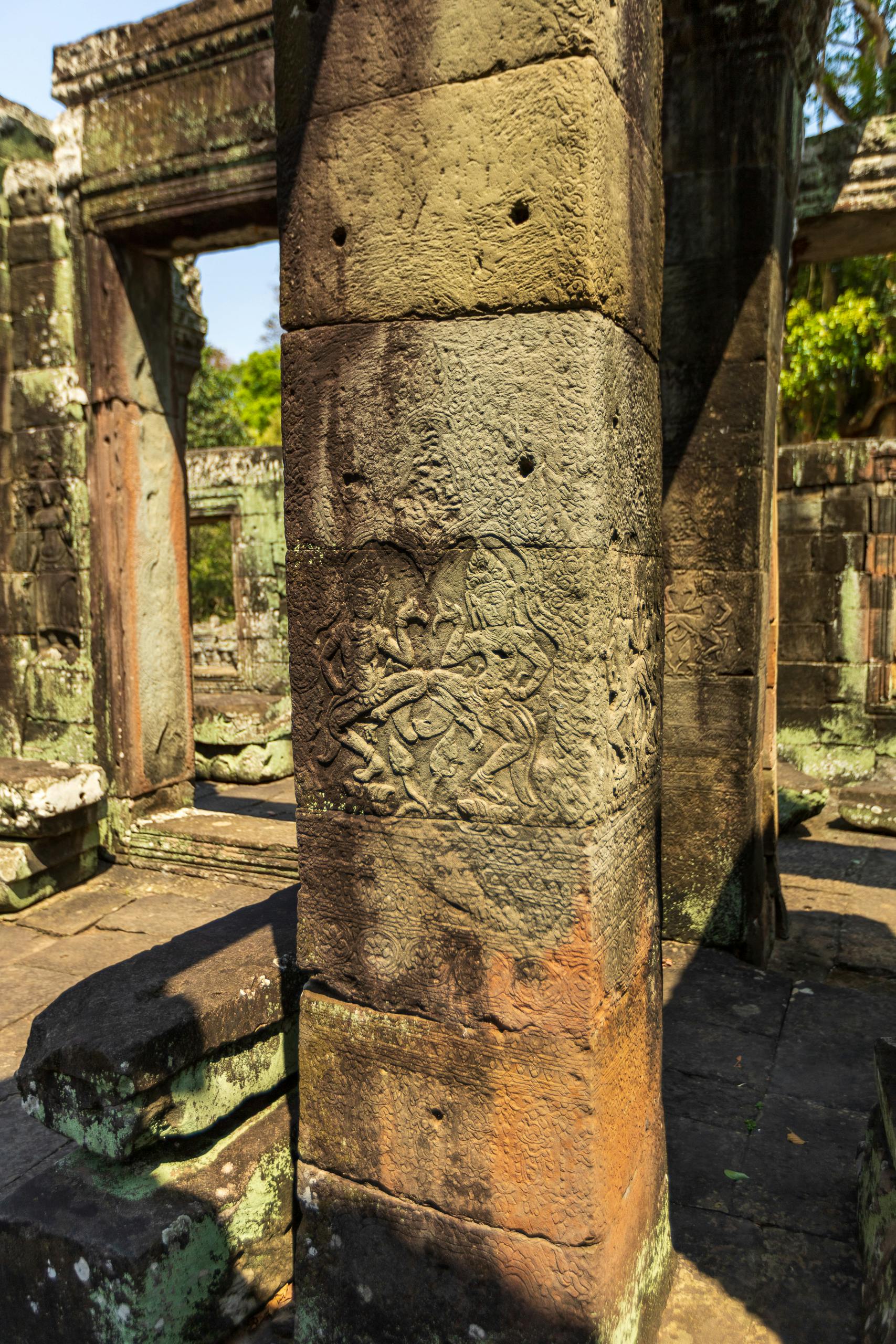 Column in an Ancient Buddhist Temple in Cambodia · Free Stock Photo