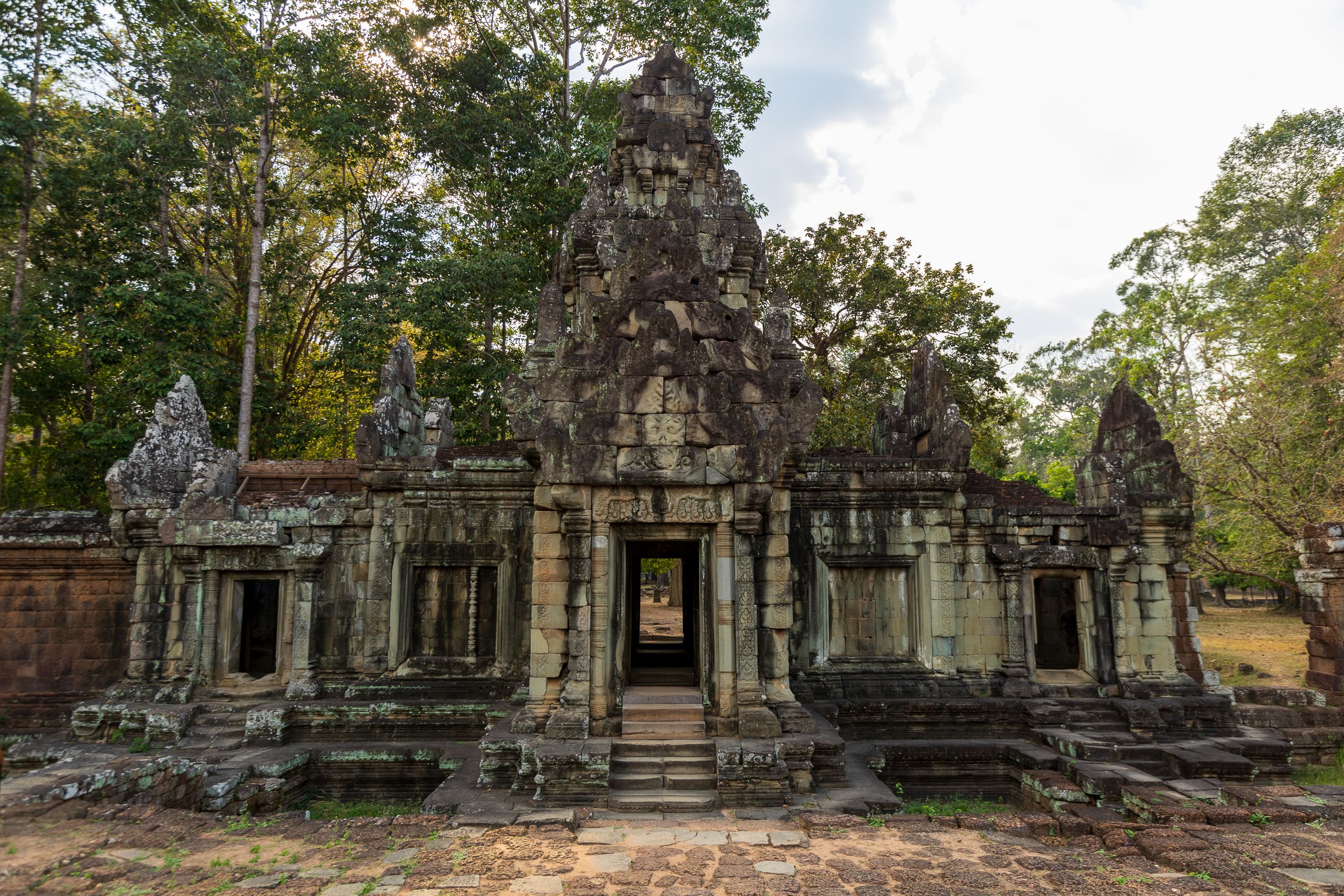 Building with Trees around in Ancient Ruins · Free Stock Photo