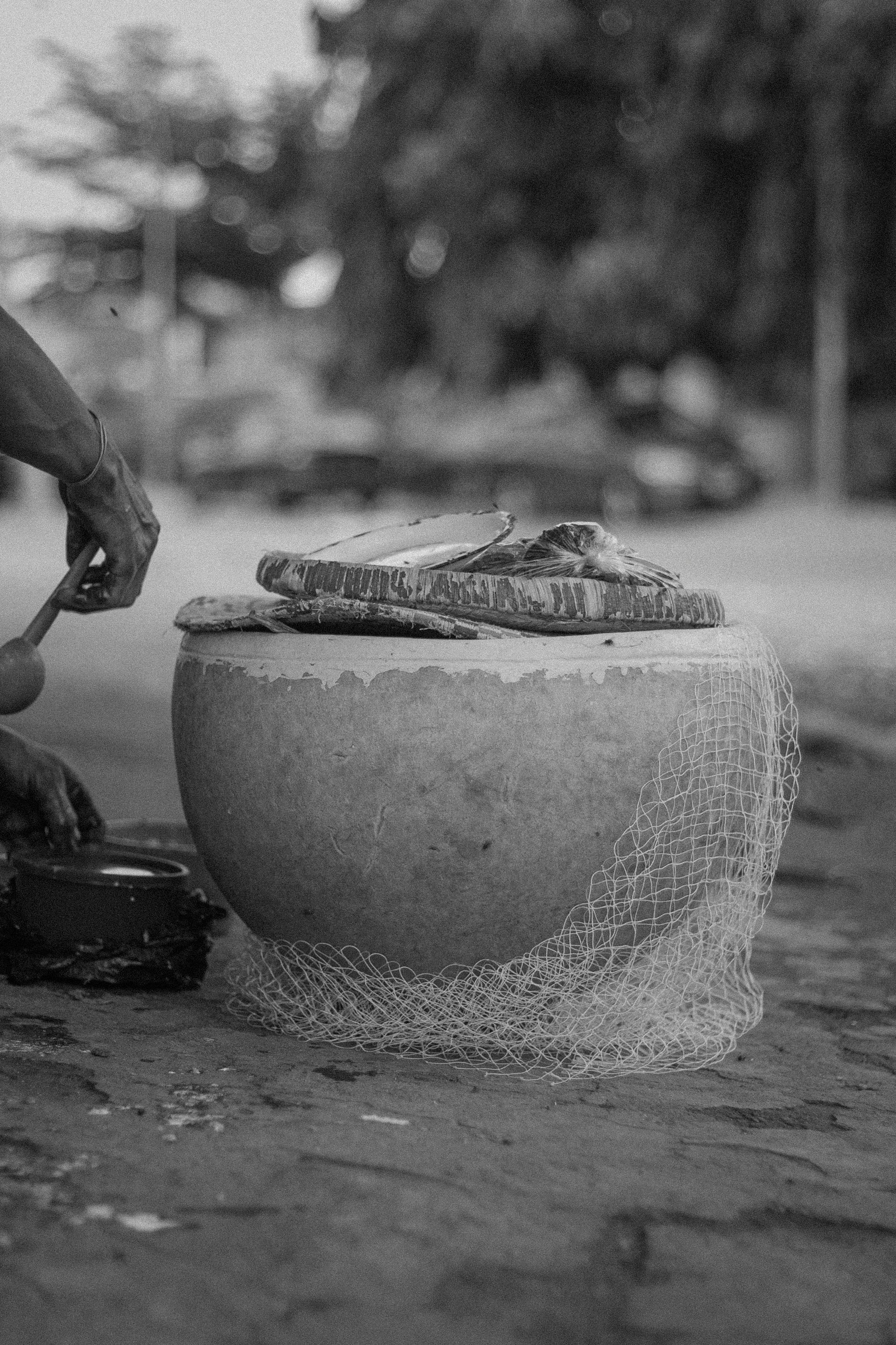 Stone Cauldron in Black and White · Free Stock Photo