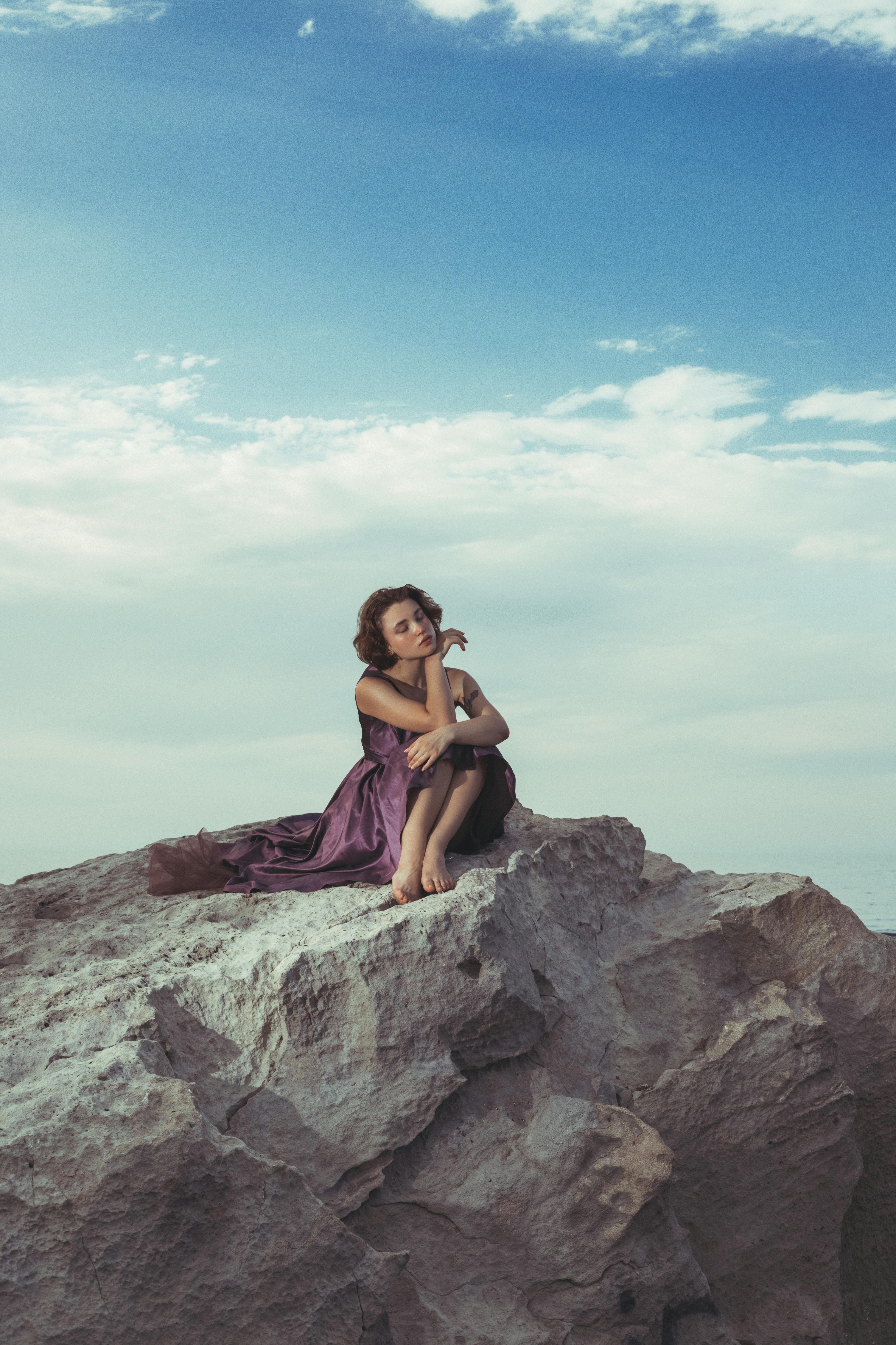 Woman On The Rock Photos, Download The BEST Free Woman On The Rock ...