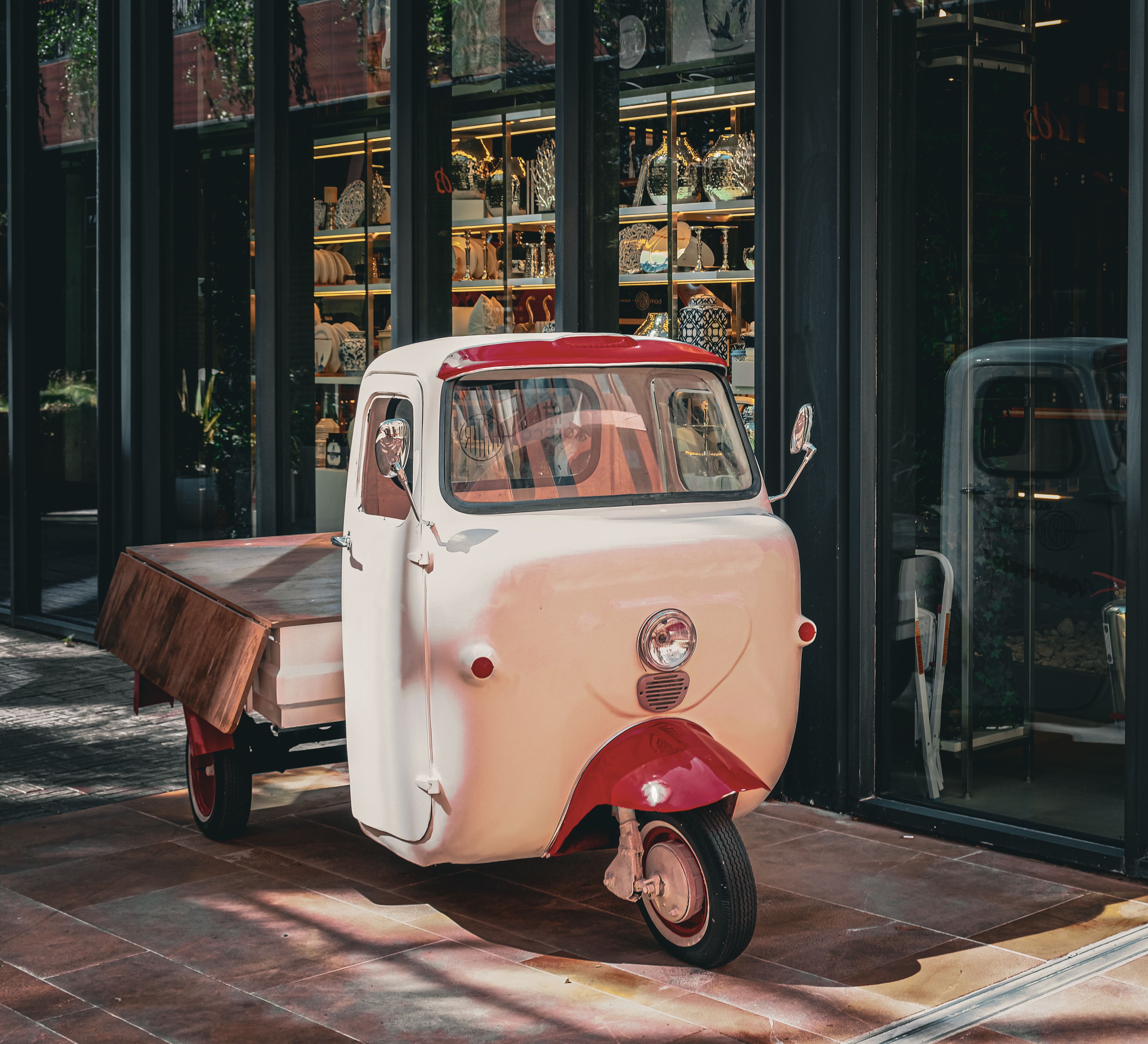Piaggio Ape on Street · Free Stock Photo