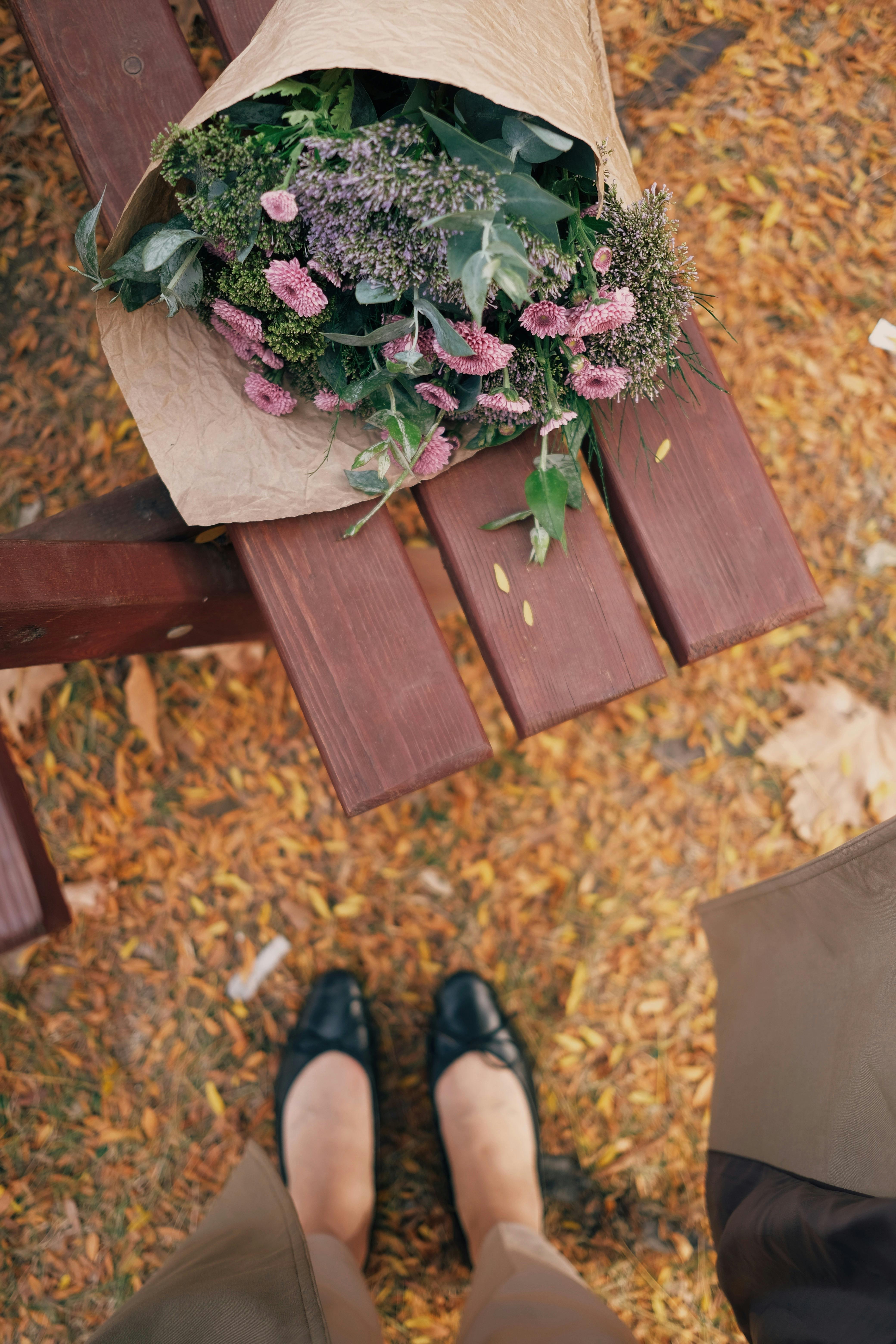 Free Seating Girl On Ground Photos, Download The BEST Free Free Seating ...