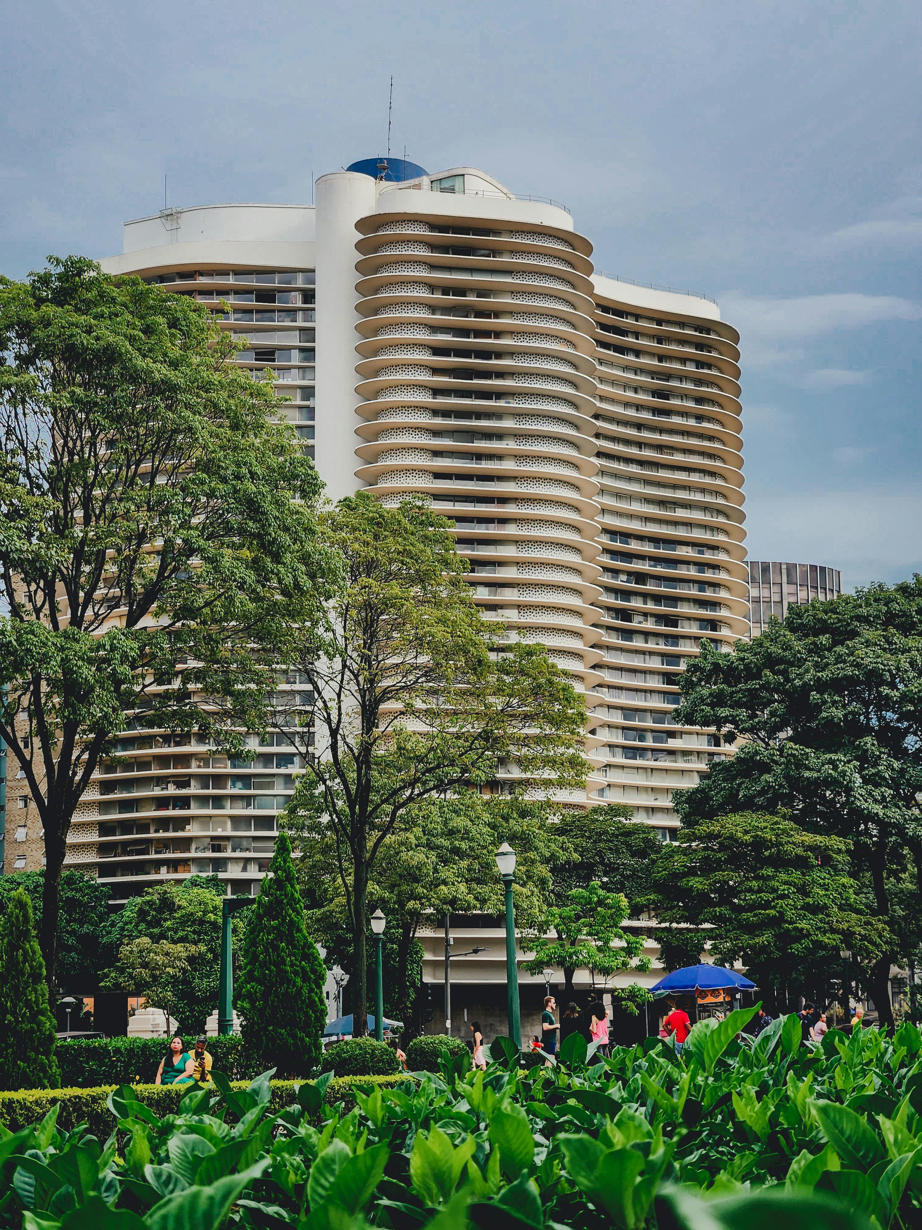 High Rise Residential Building seen from Green Park · Free Stock Photo