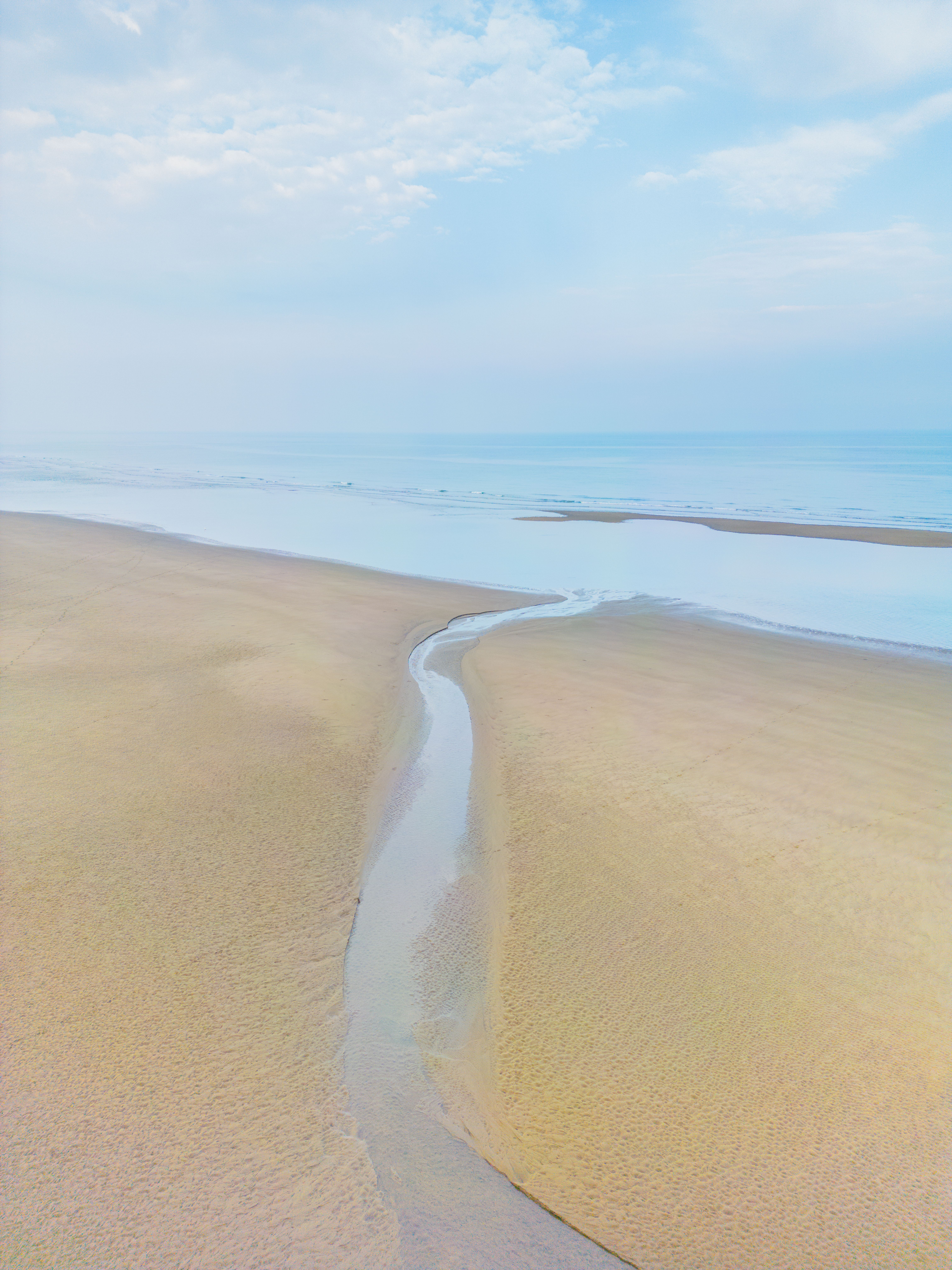 Water Running through Sand towards Sea · Free Stock Photo