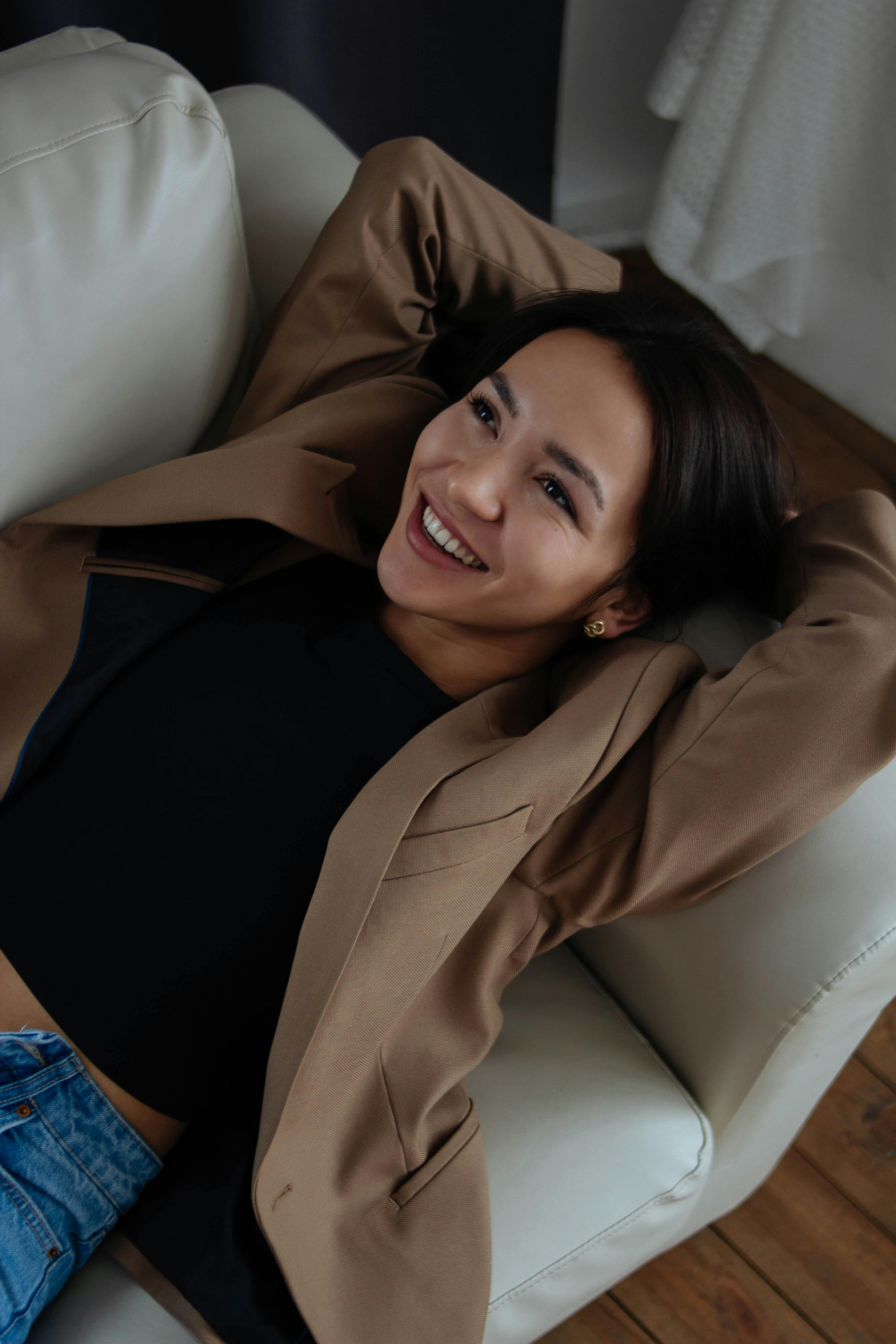Model on Sofa · Free Stock Photo