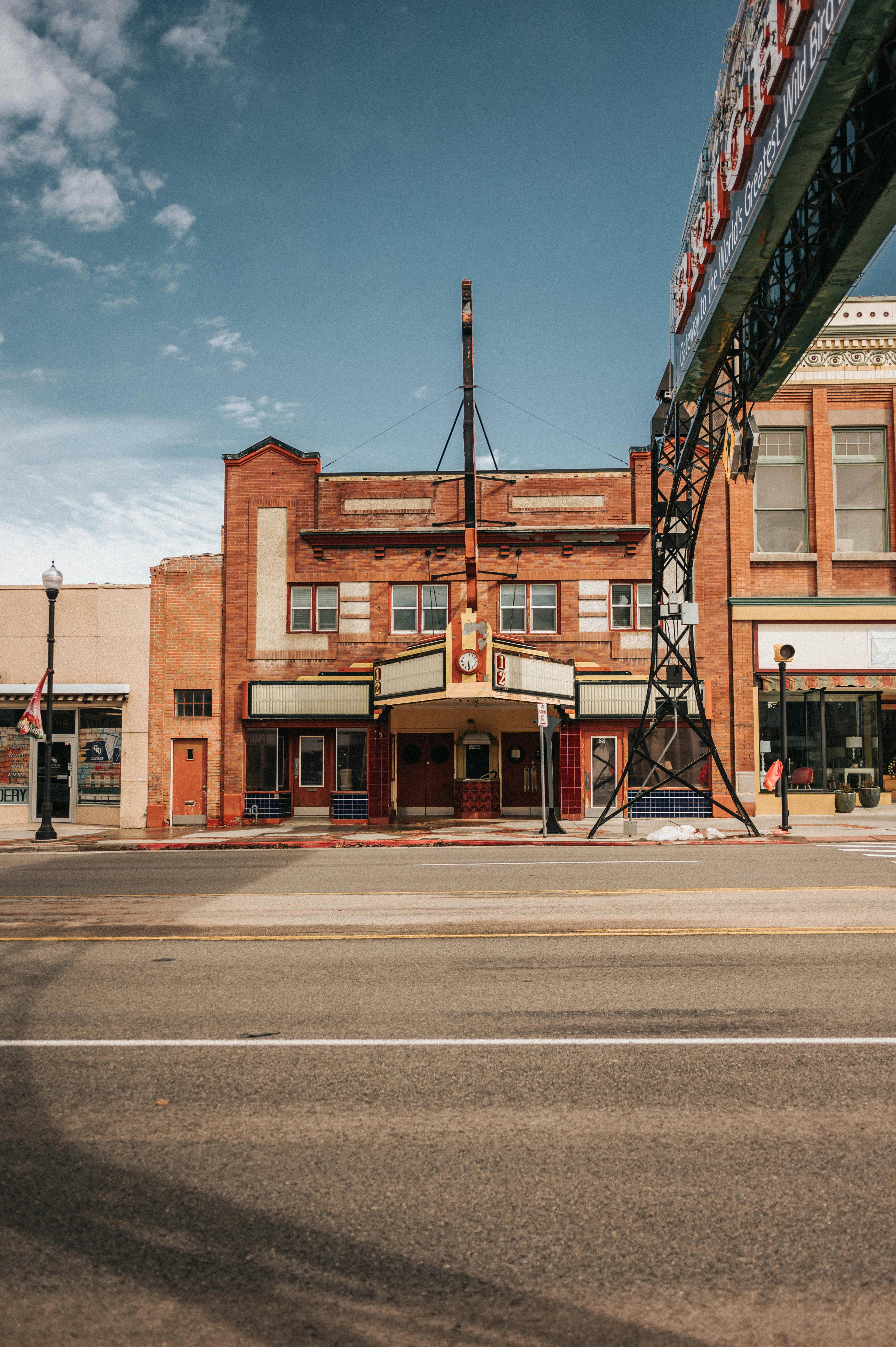 Empty Street in City · Free Stock Photo