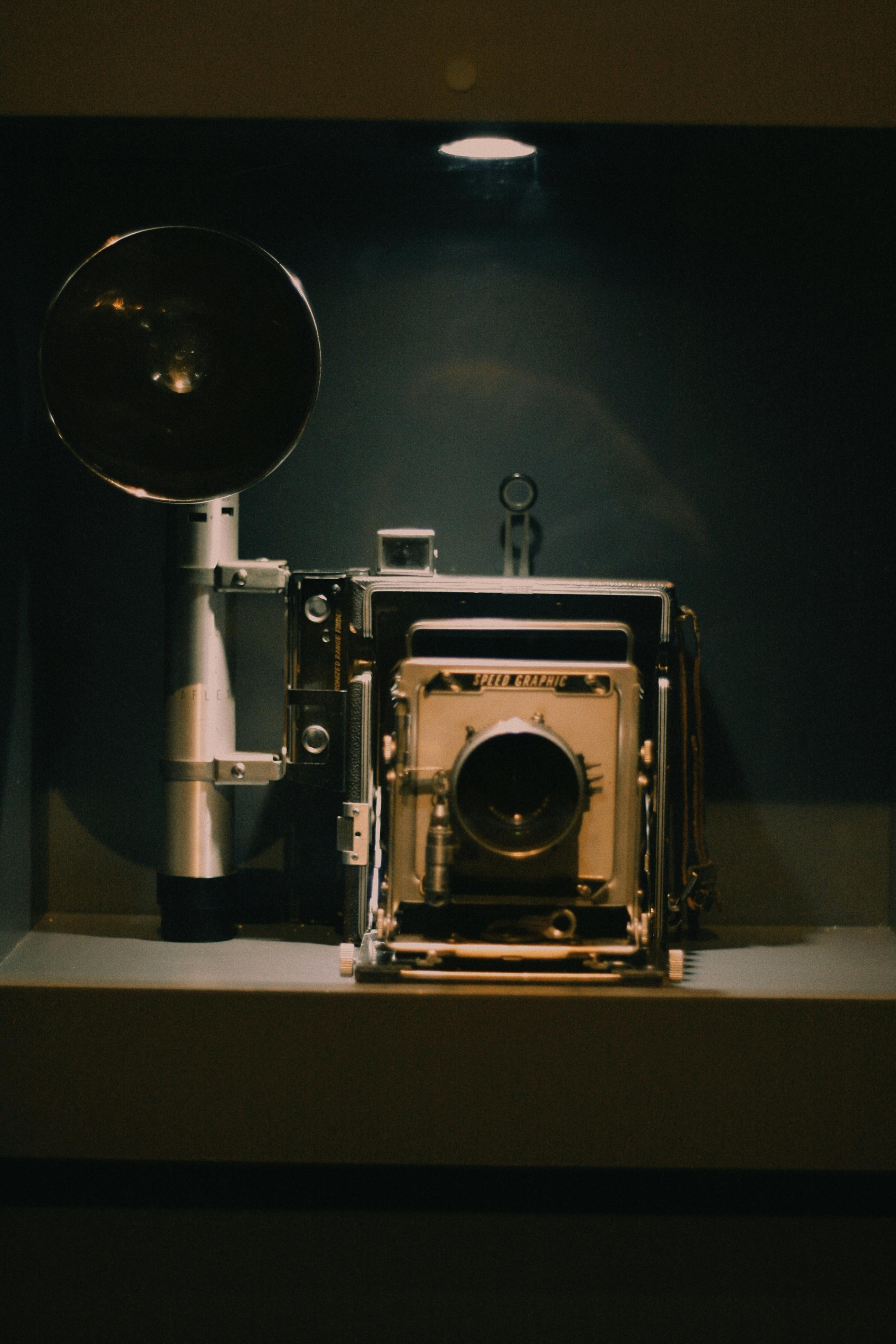 Old Analogue Camera · Free Stock Photo