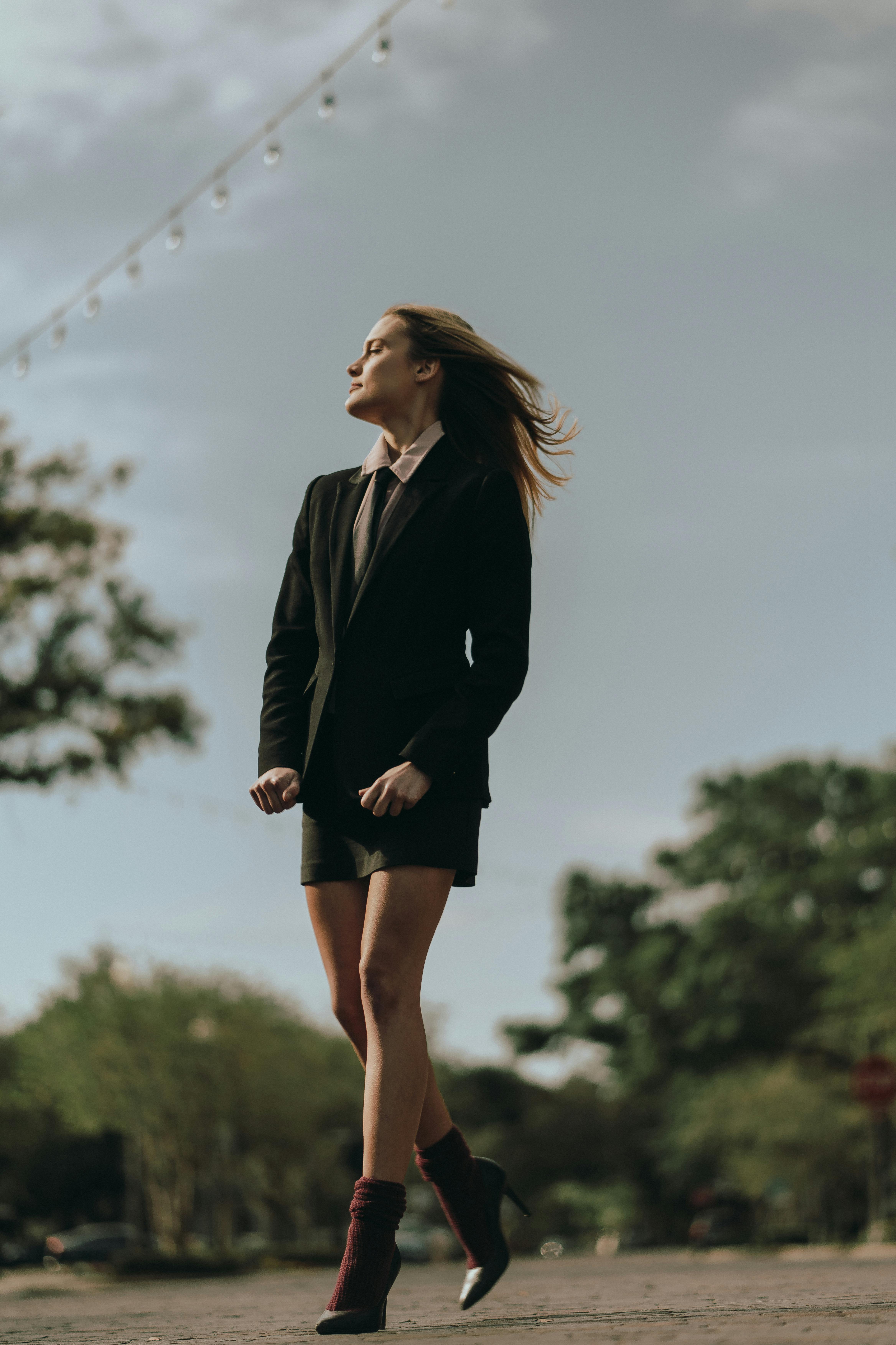 Woman in Suit · Free Stock Photo
