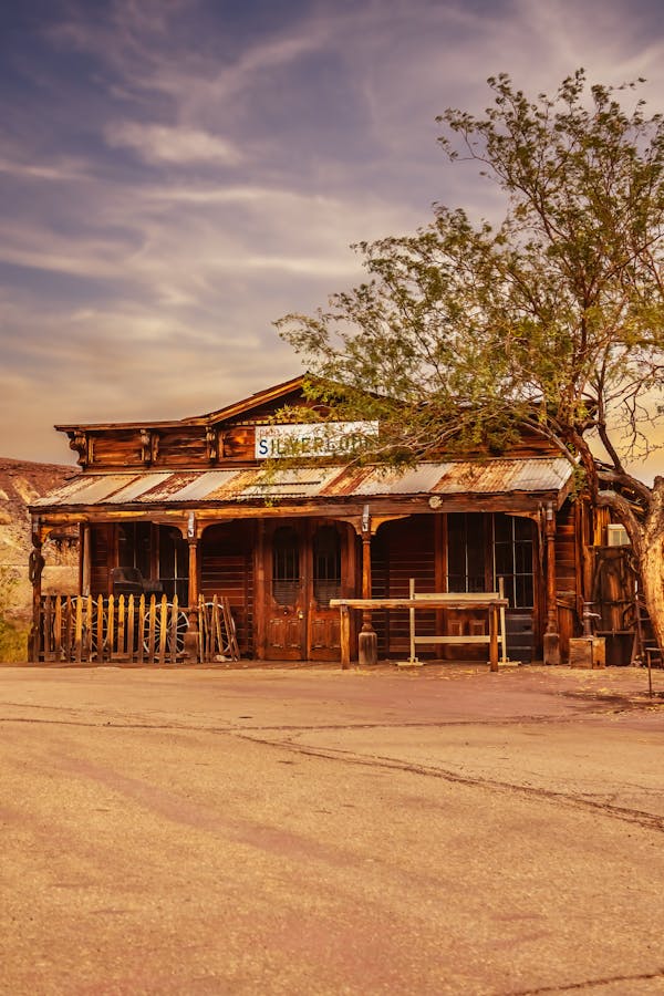 Saloon Photos, Download The BEST Free Saloon Stock Photos & HD Images