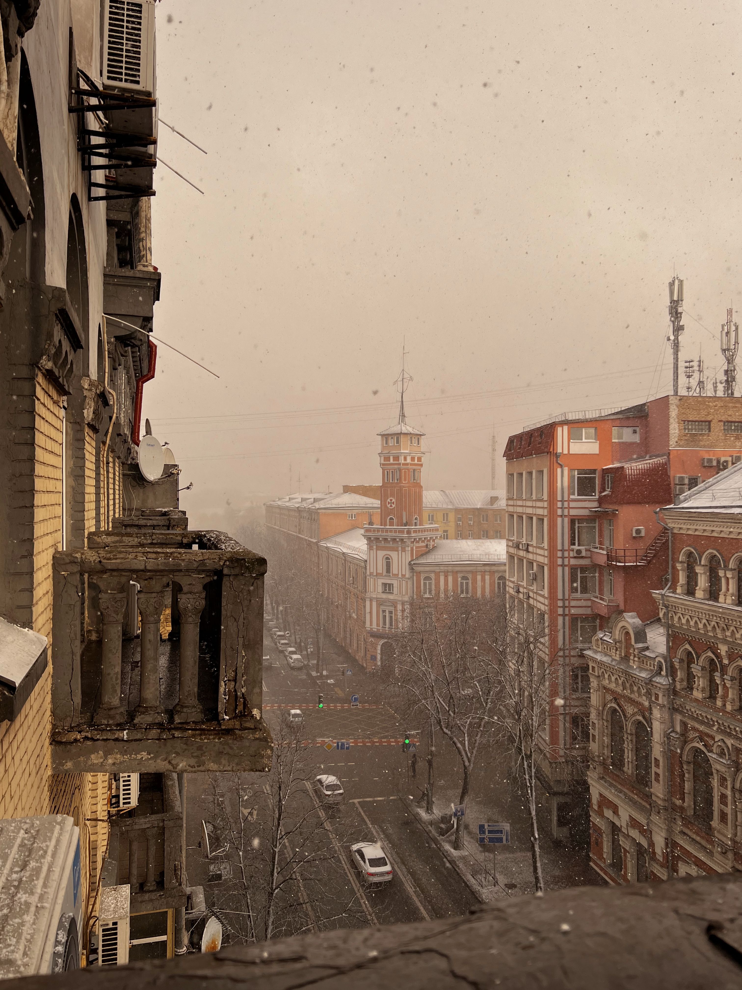 Buildings of a City Covered in Fog · Free Stock Photo
