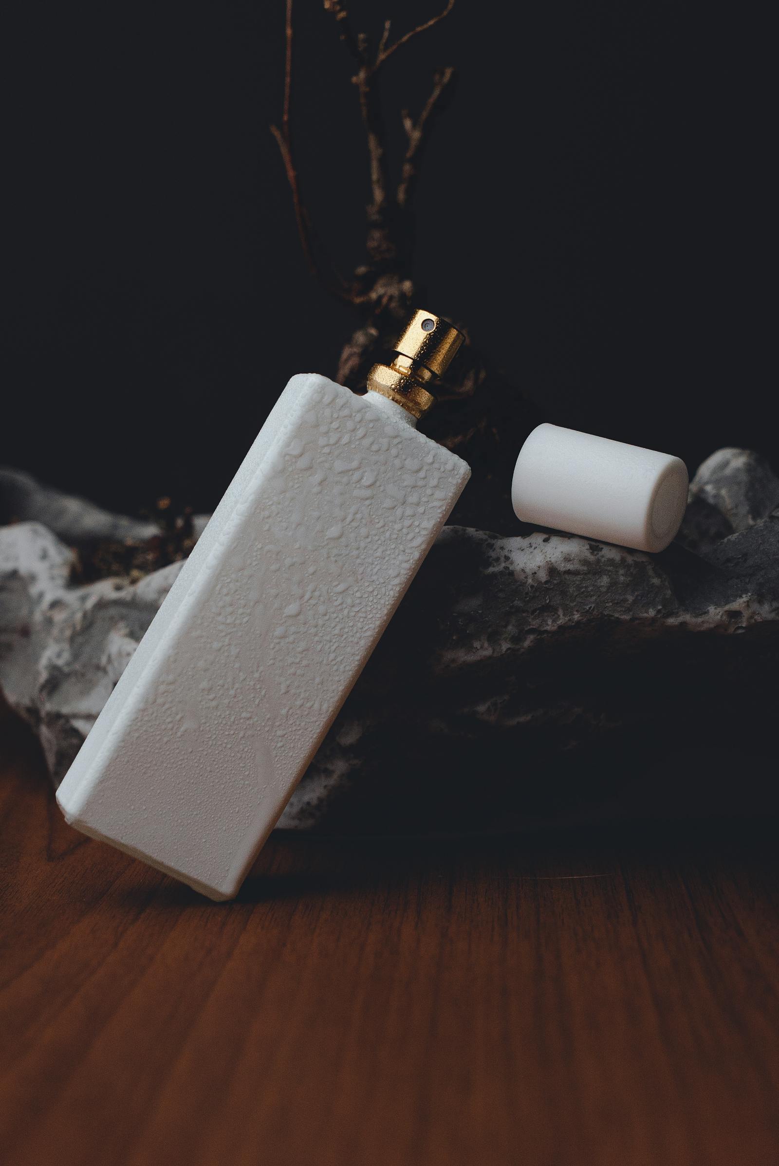 Perfume White Background Photos, Download The BEST Free Perfume White ...