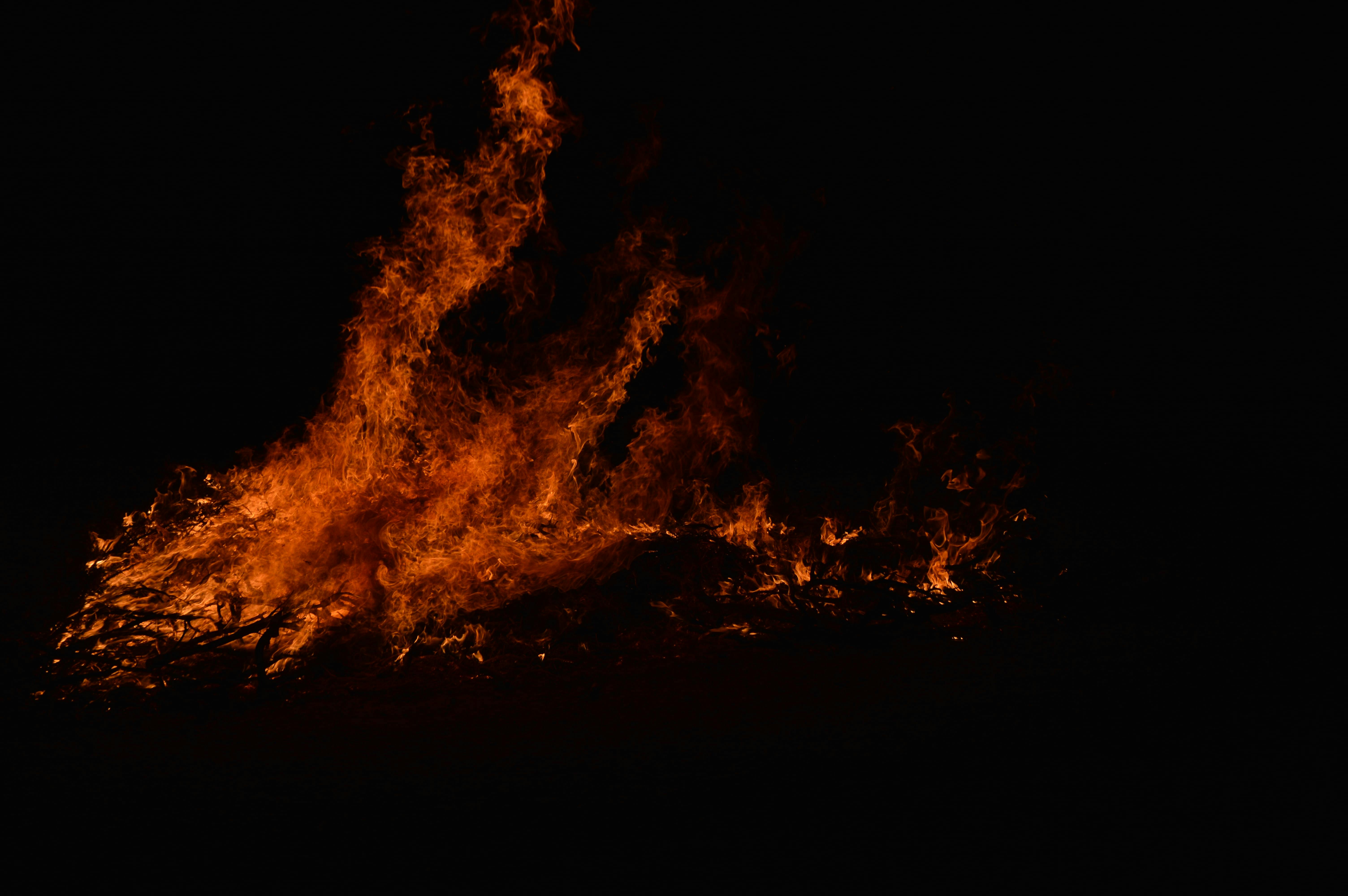 Fire in Darkness · Free Stock Photo
