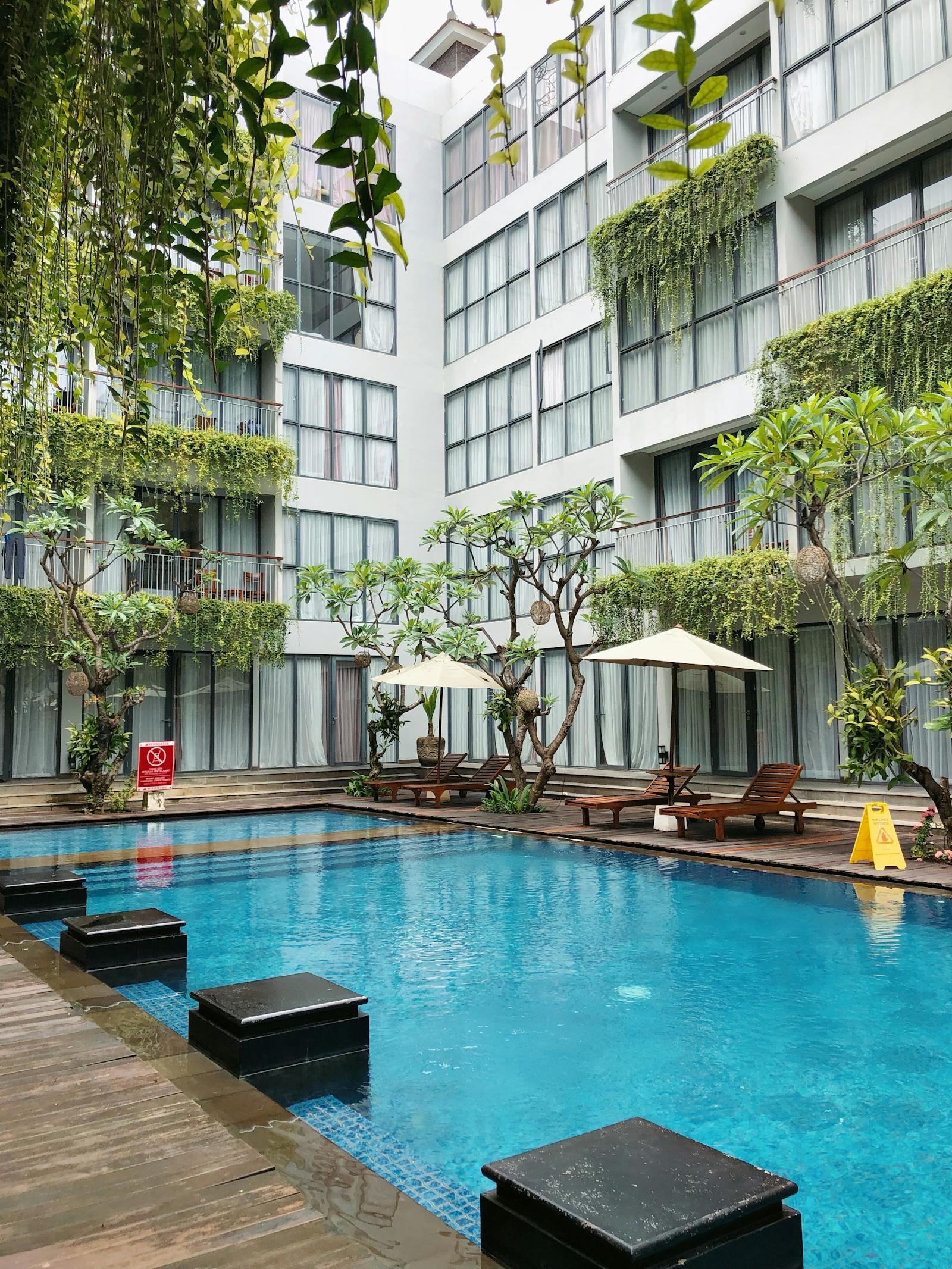 Hotel Pool Deck Photos, Download The BEST Free Hotel Pool Deck Stock ...