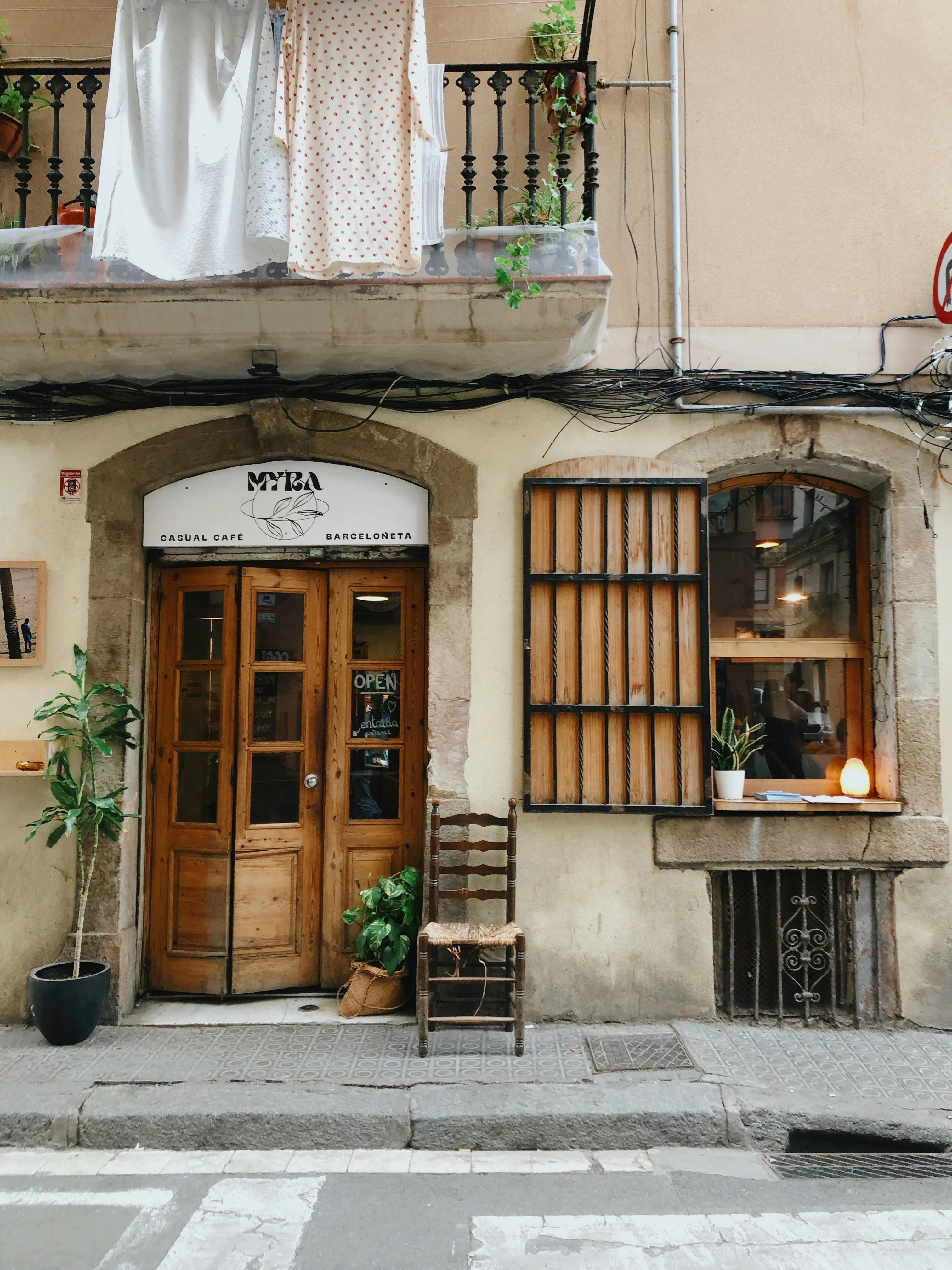 Cafe in a Traditional Building in City · Free Stock Photo