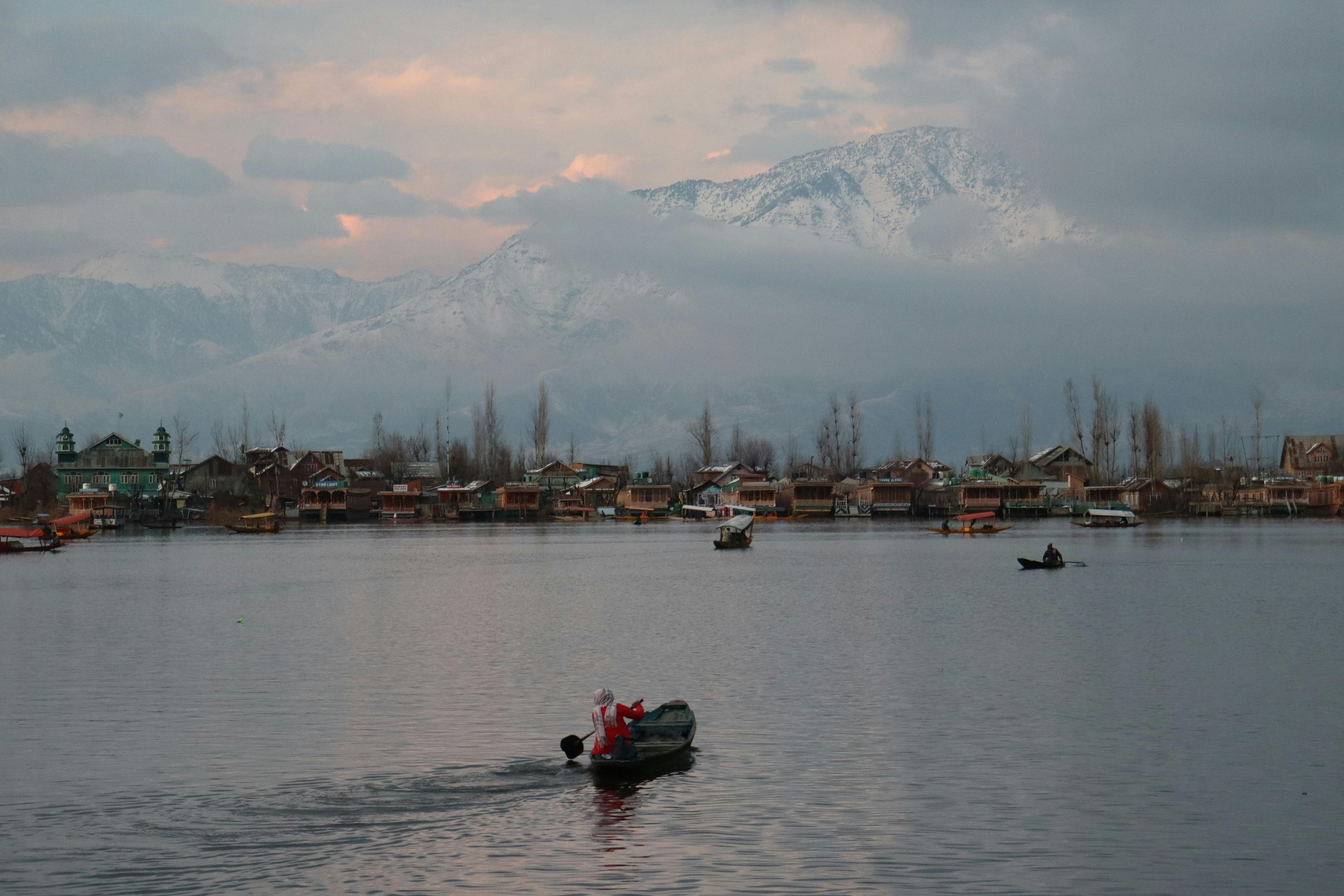 Dal Lake · Free Stock Photo