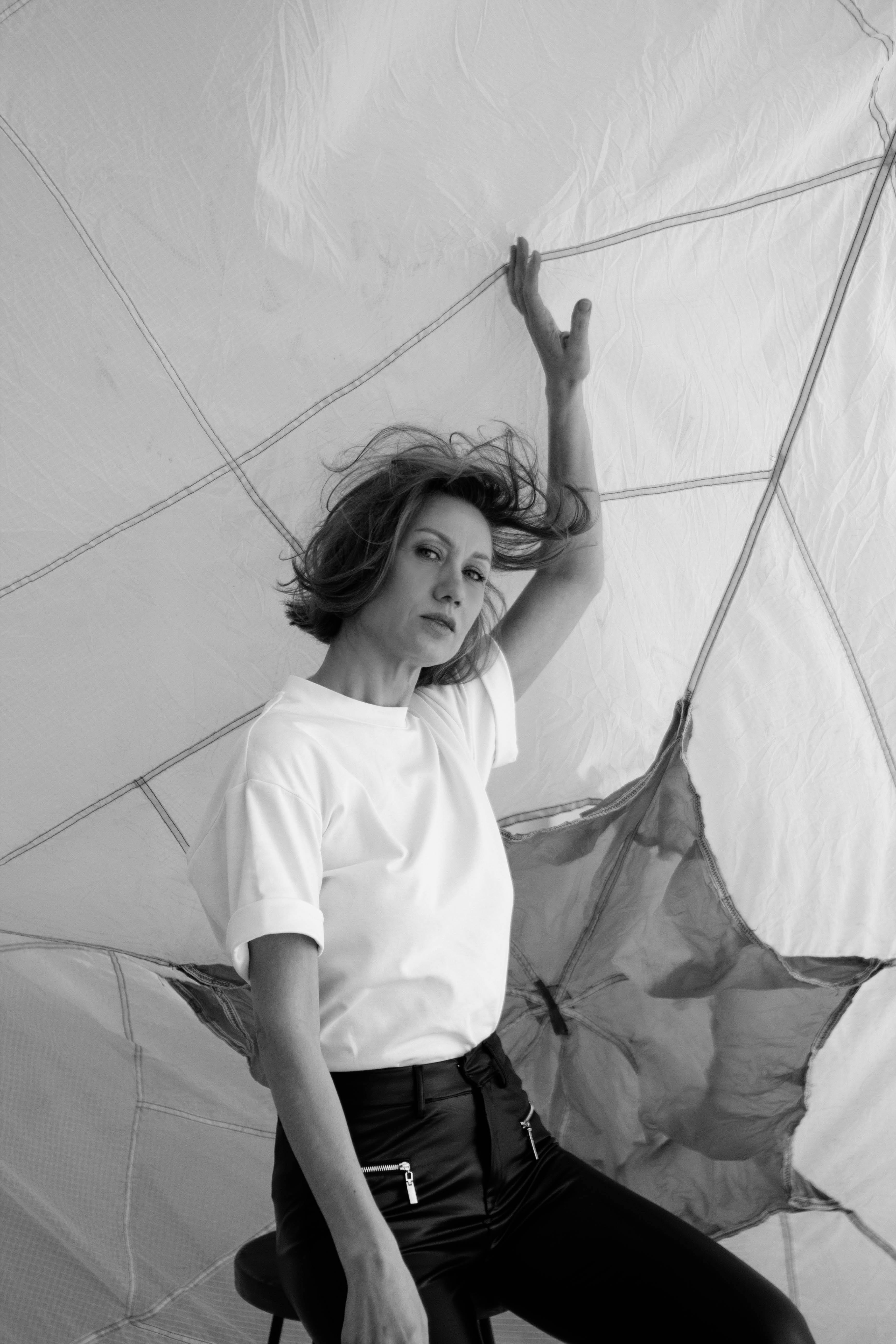 Standing Up Photos, Download The BEST Free Standing Up Stock Photos ...