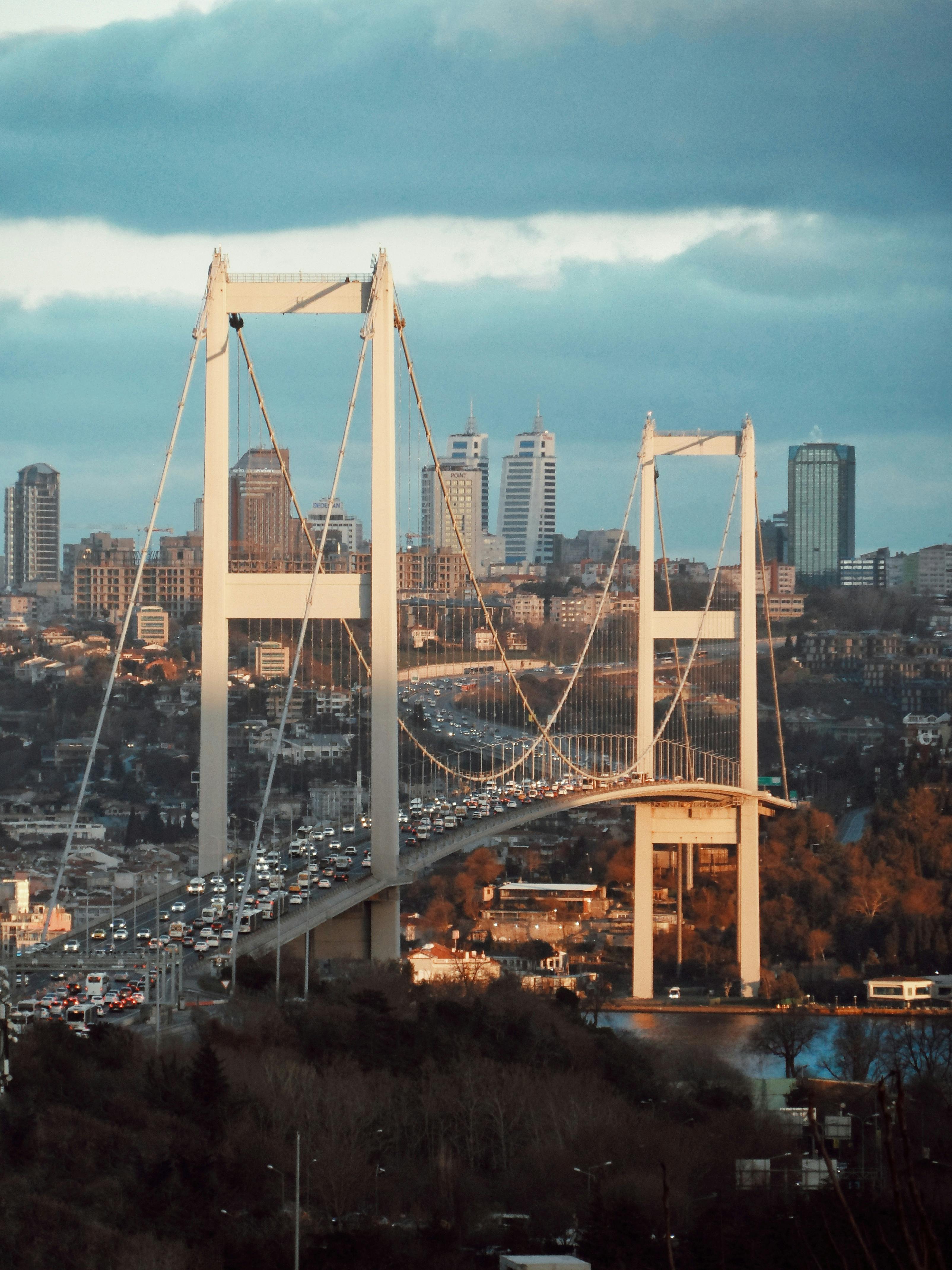 Traffic on Suspension Bridge · Free Stock Photo