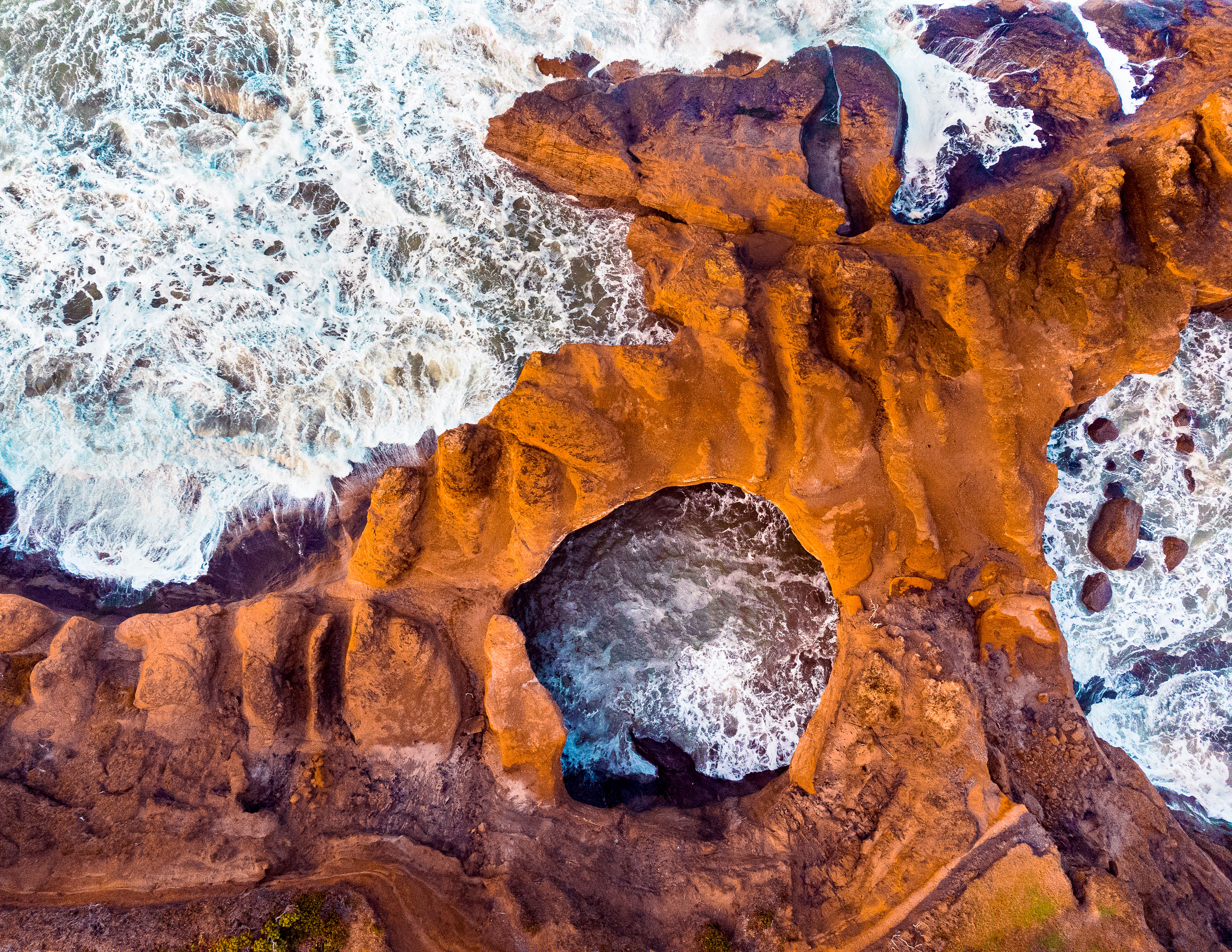 Close up of Rocks on Shore · Free Stock Photo