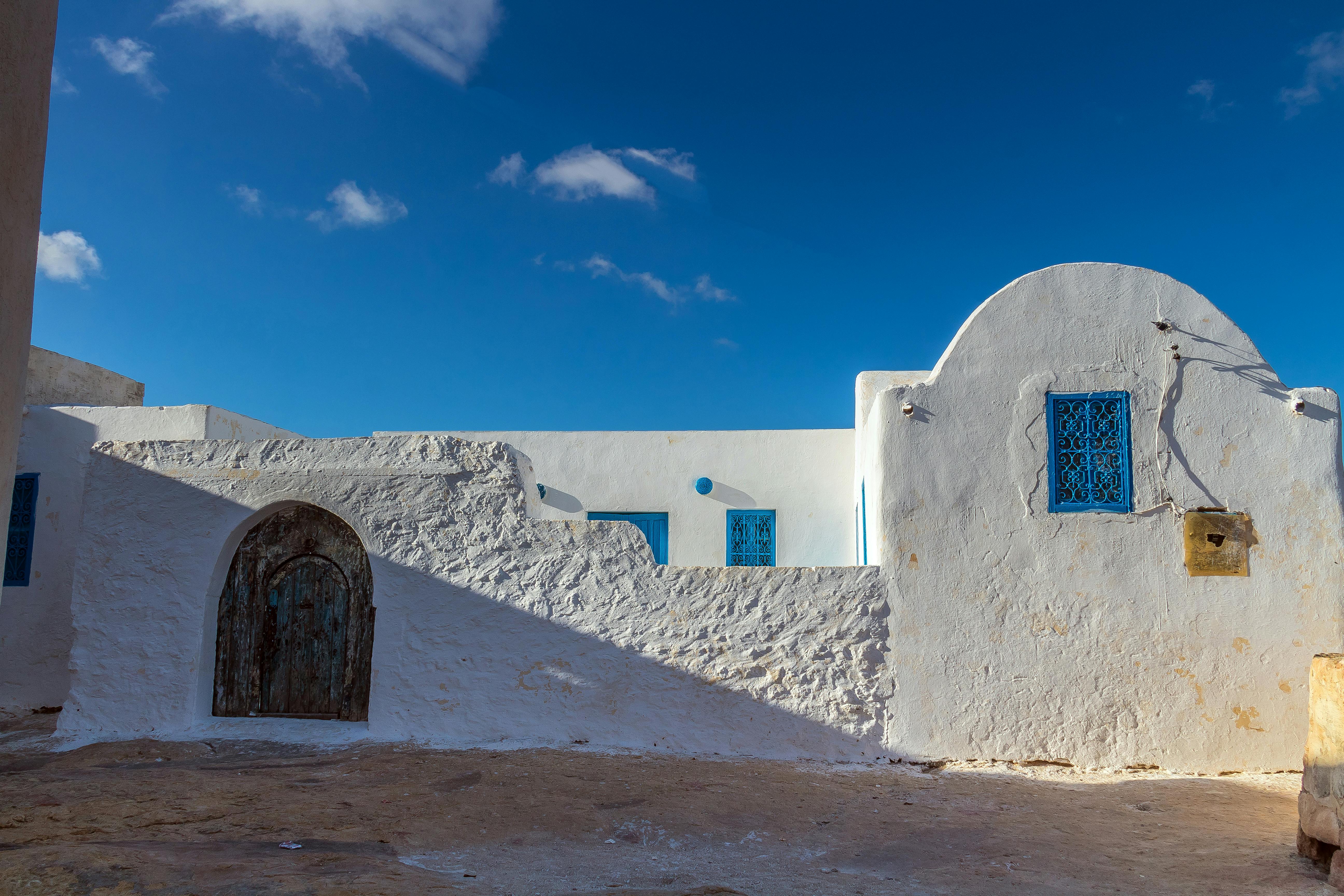 White Wall of Traditional House in Greece · Free Stock Photo