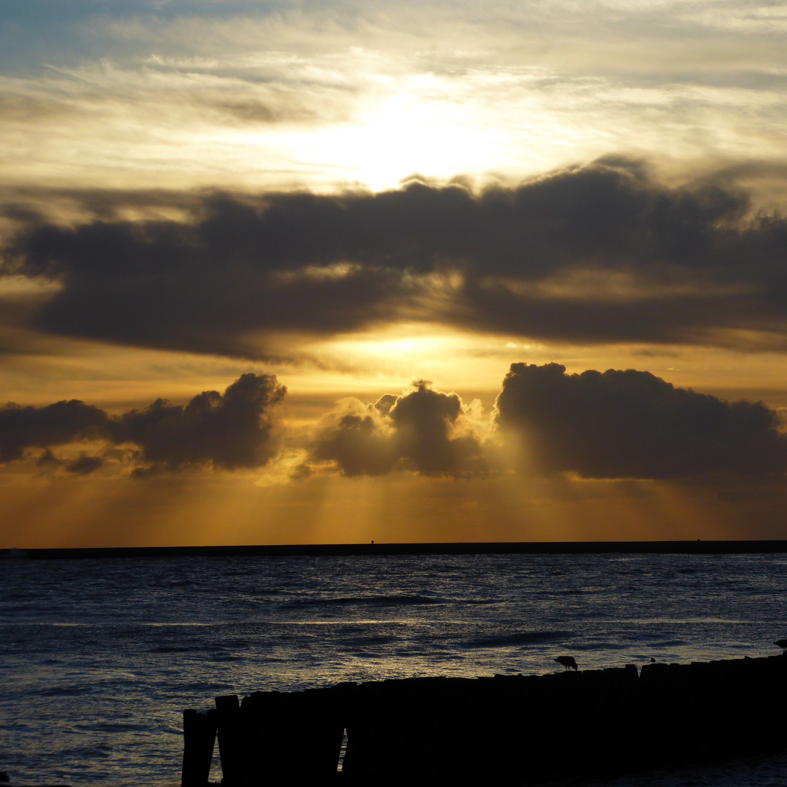 Clouds on Sky over Sea at Sunset · Free Stock Photo