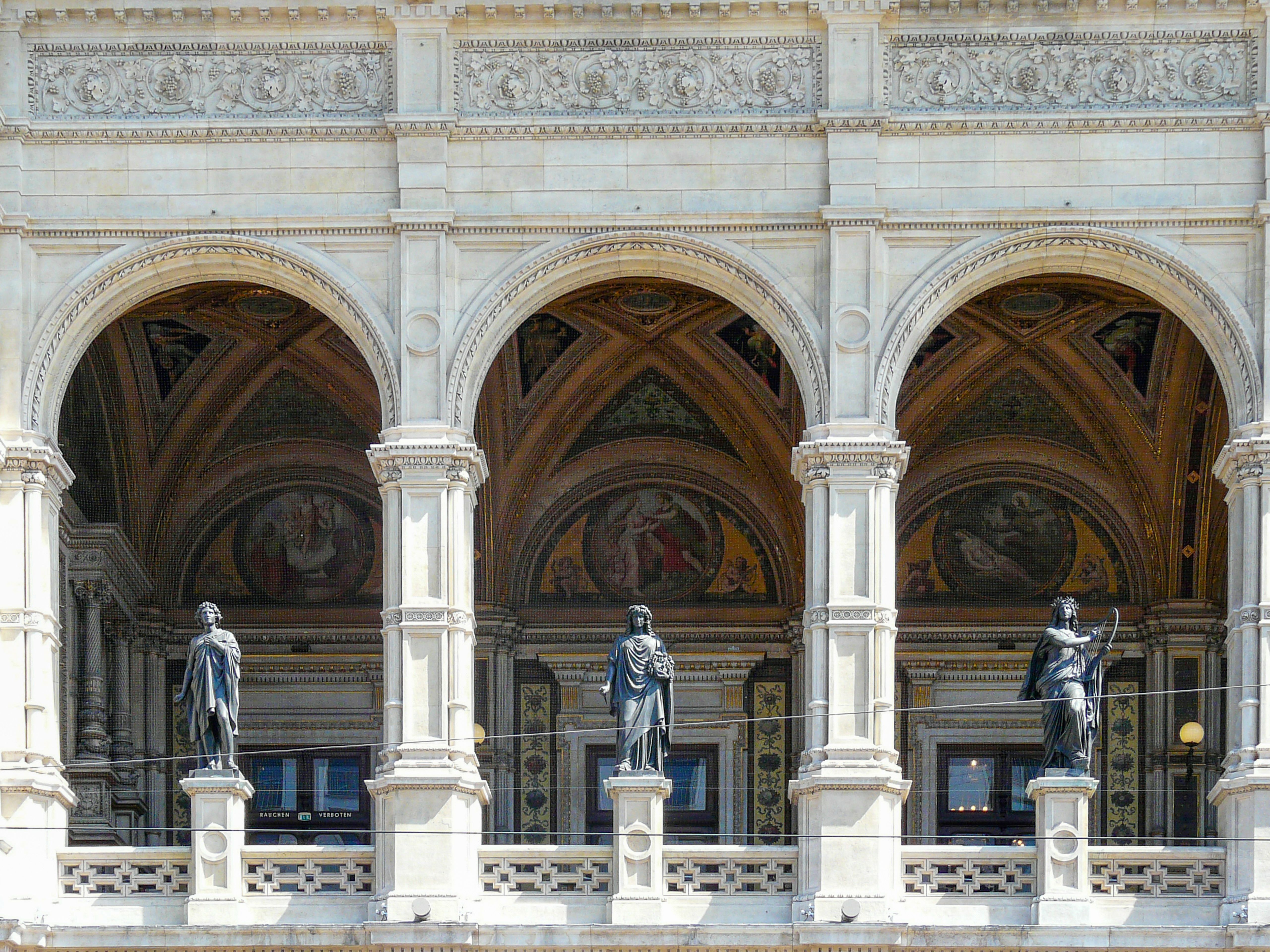 Sculptures in Arches in Castle · Free Stock Photo