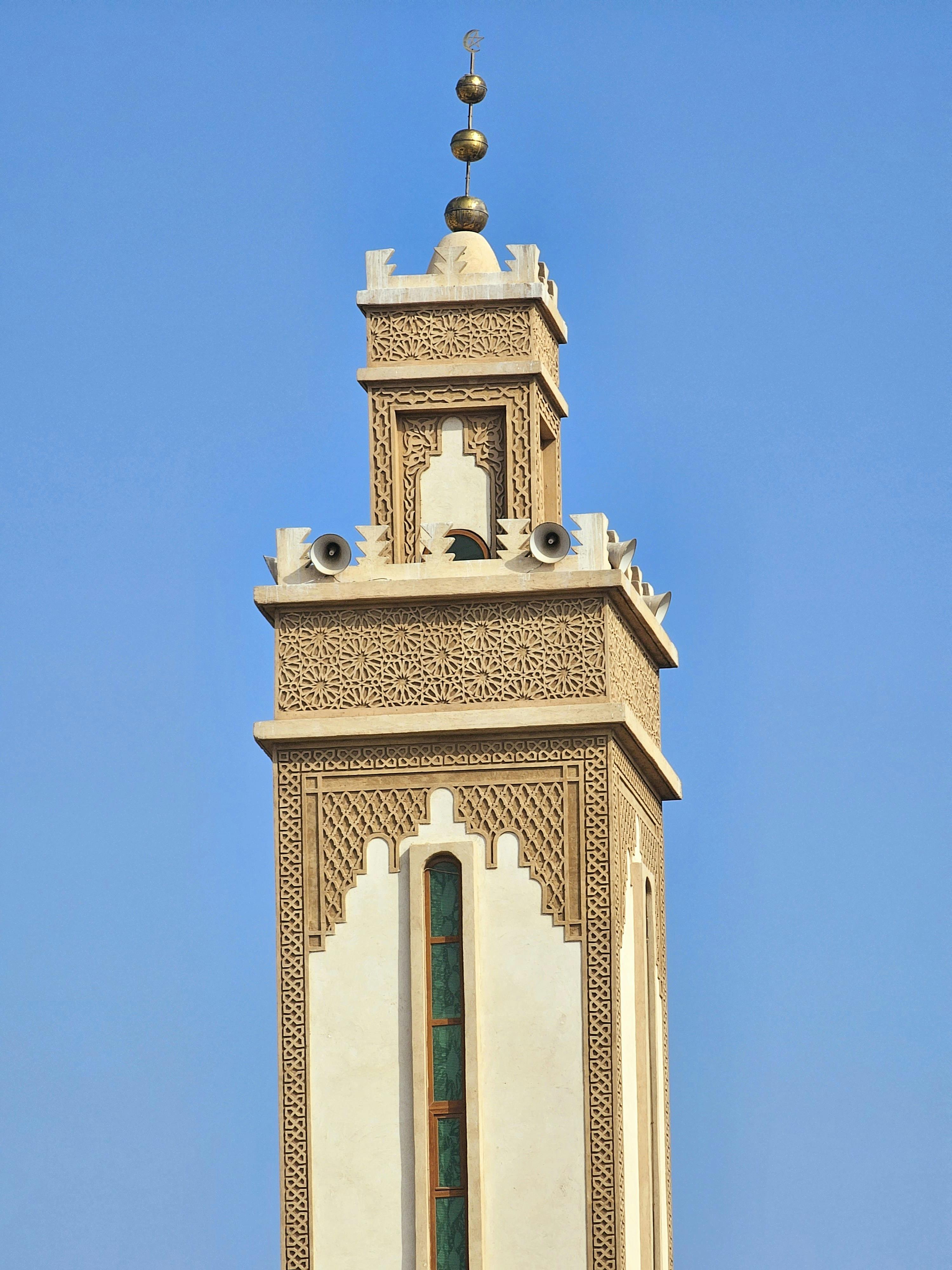 Wrapper Tower Photos, Download The BEST Free Wrapper Tower Stock Photos ...