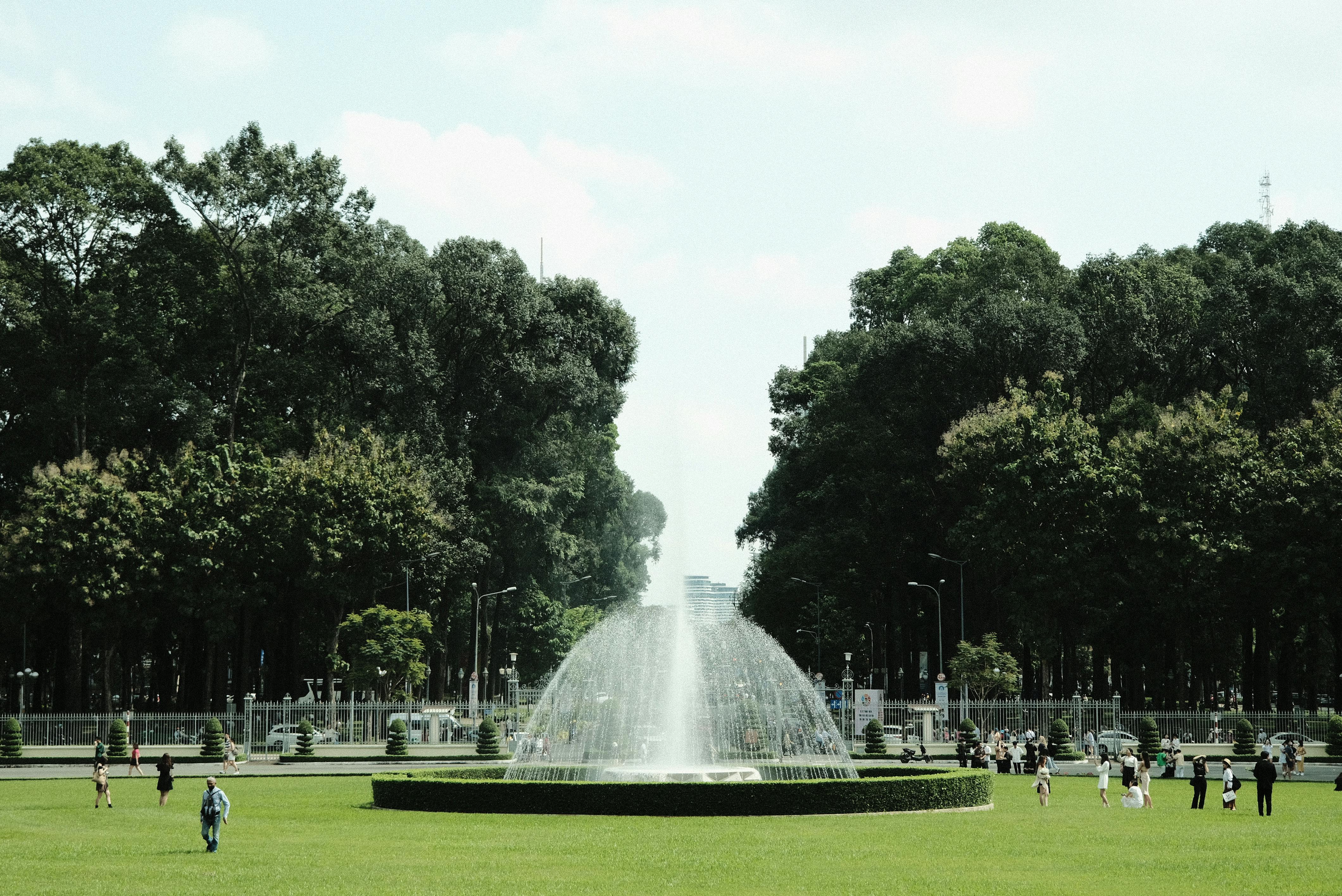 Fountain in the Garden of Independence Palace · Free Stock Photo