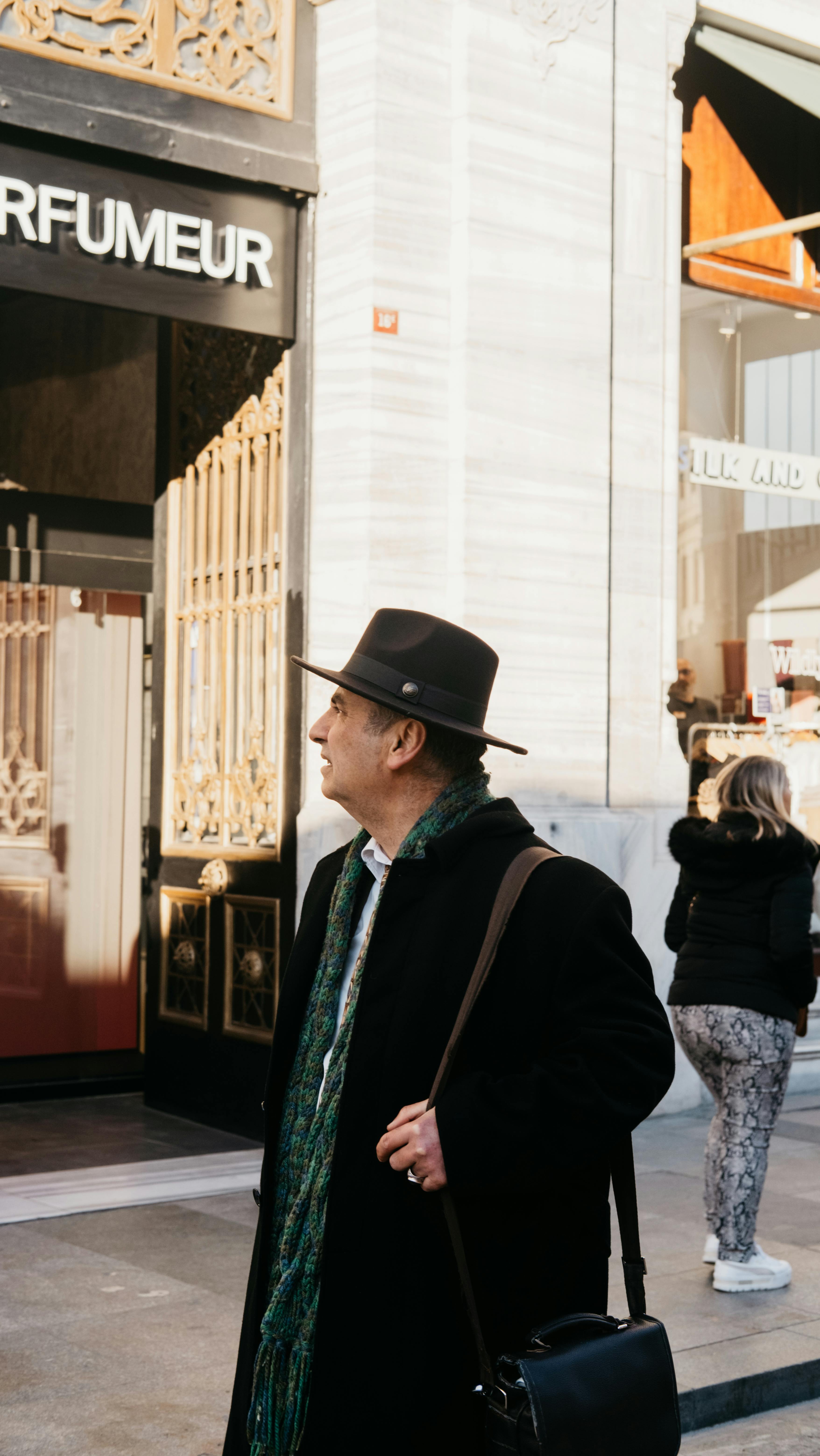 Mall Stroll Photos, Download The BEST Free Mall Stroll Stock Photos ...