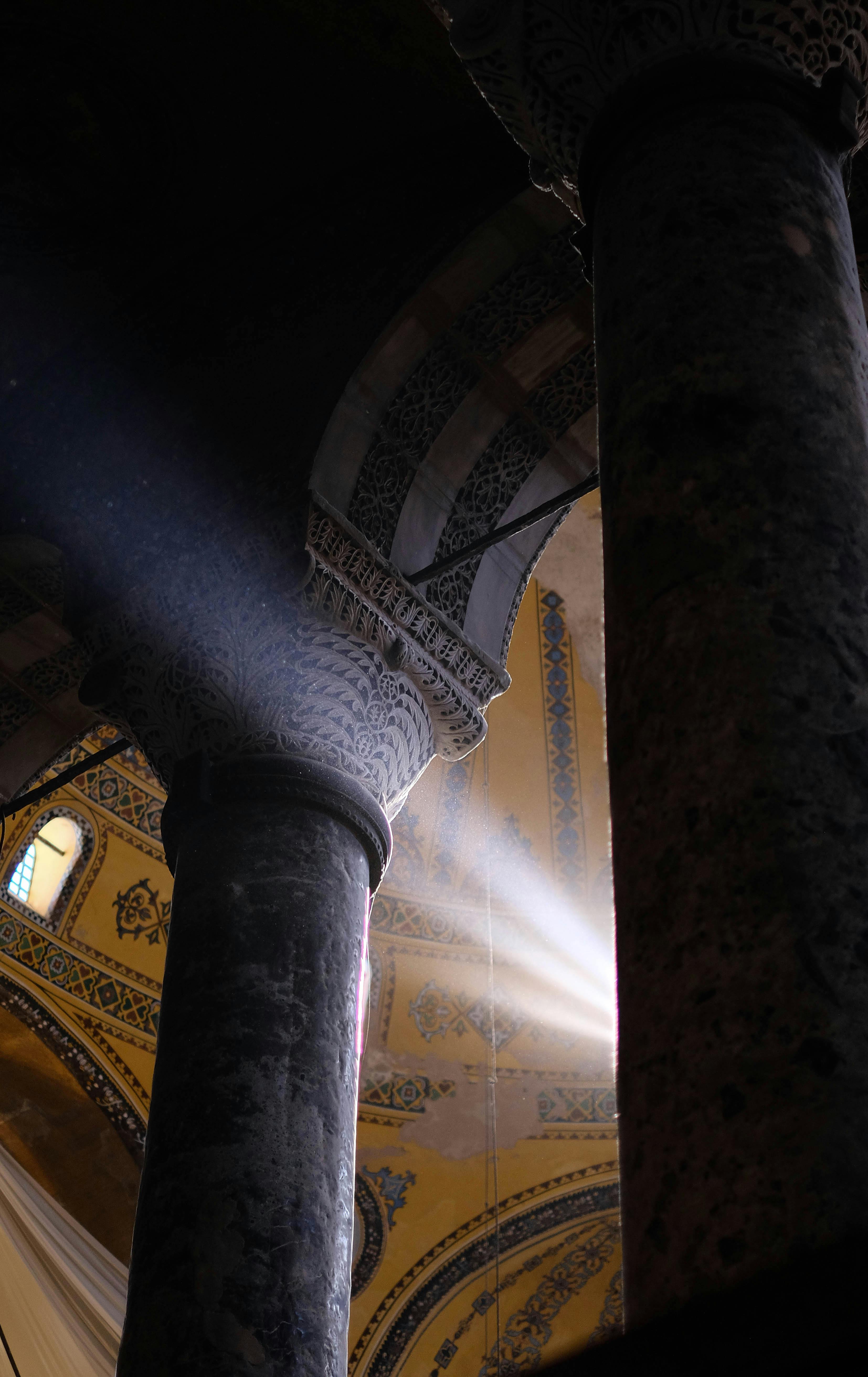 Sunlight in Temple · Free Stock Photo