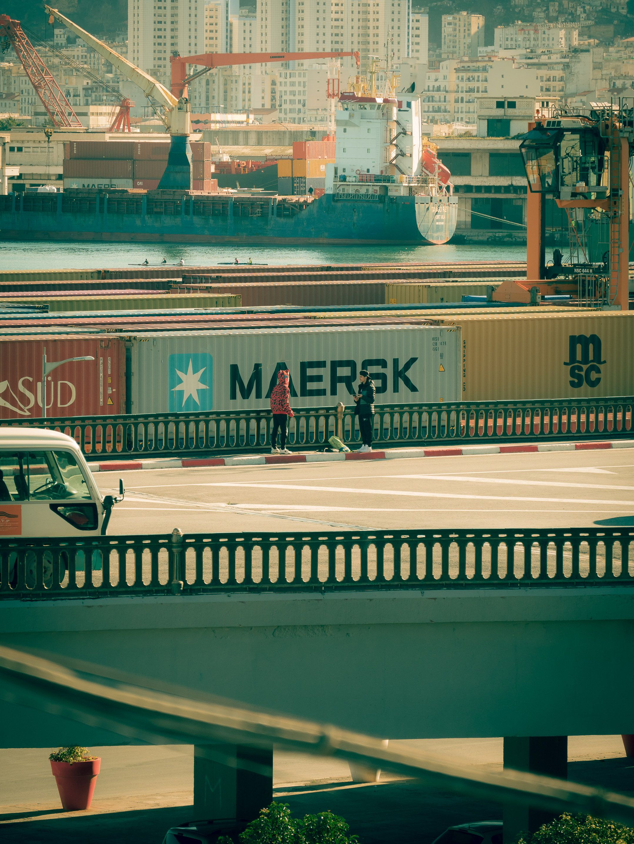 Car ın Harbour Photos, Download The BEST Free Car ın Harbour Stock ...