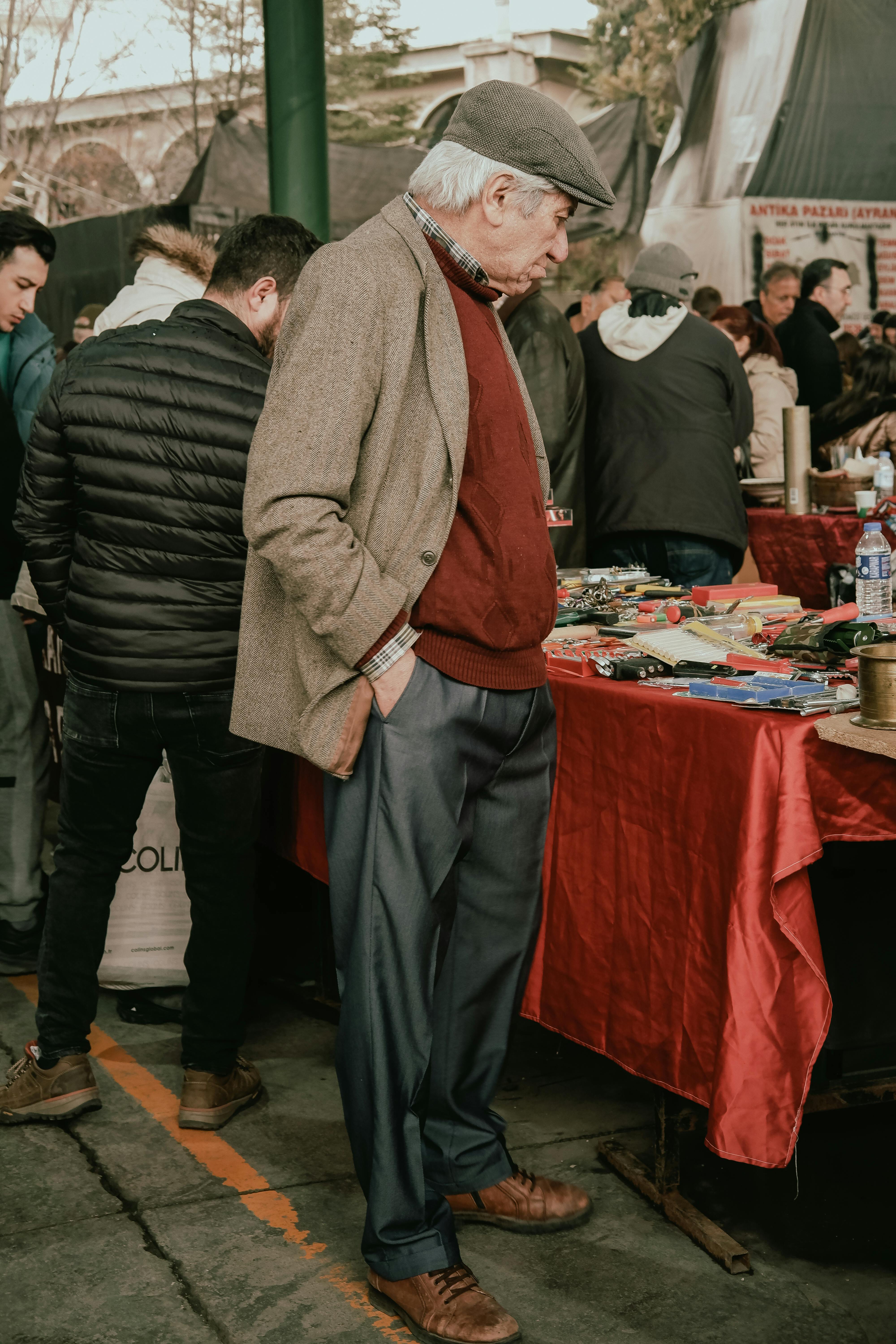 People on Flea Market · Free Stock Photo