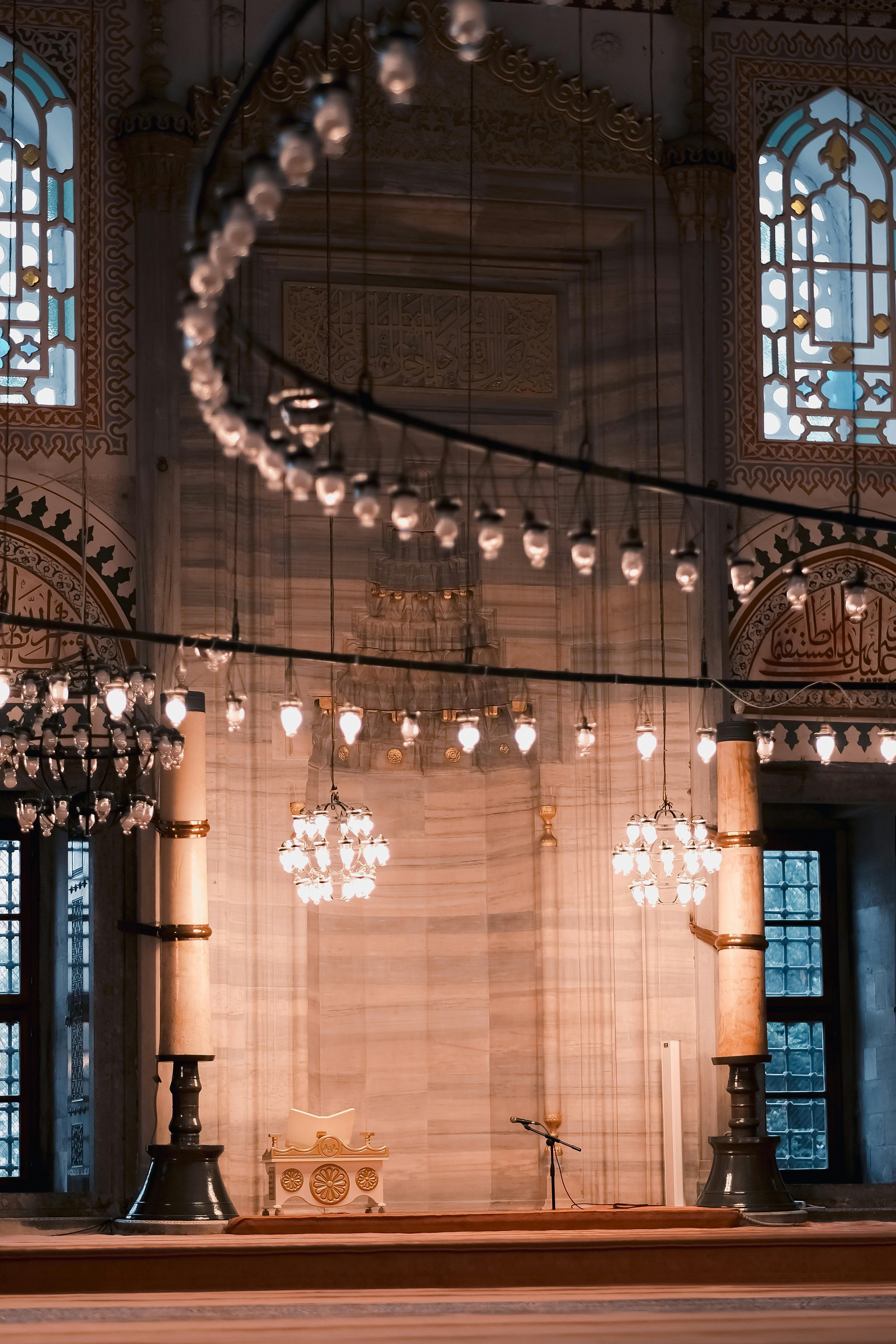 Lights in a Mosque · Free Stock Photo