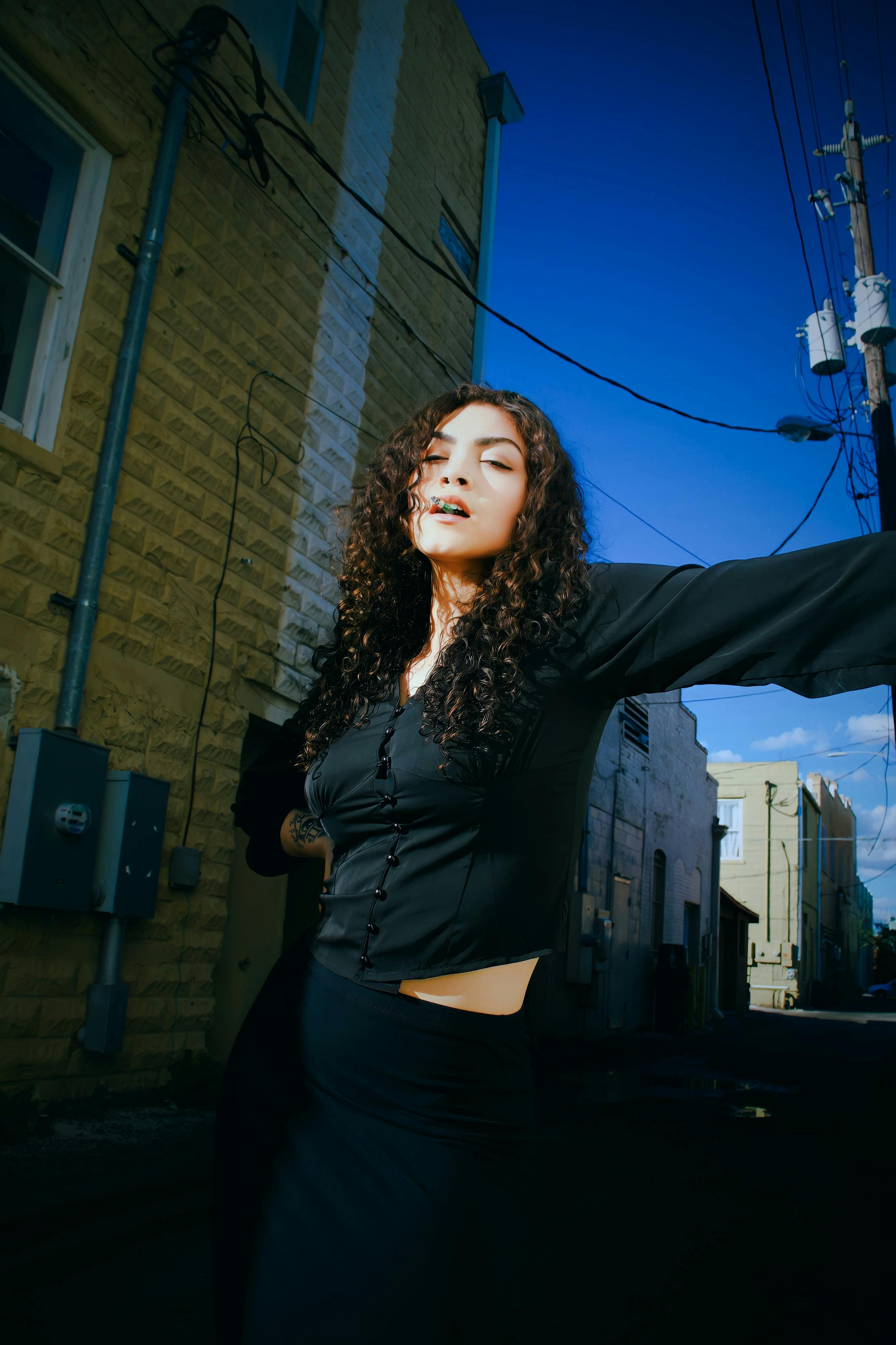 Stoned Woman in Back Alley · Free Stock Photo