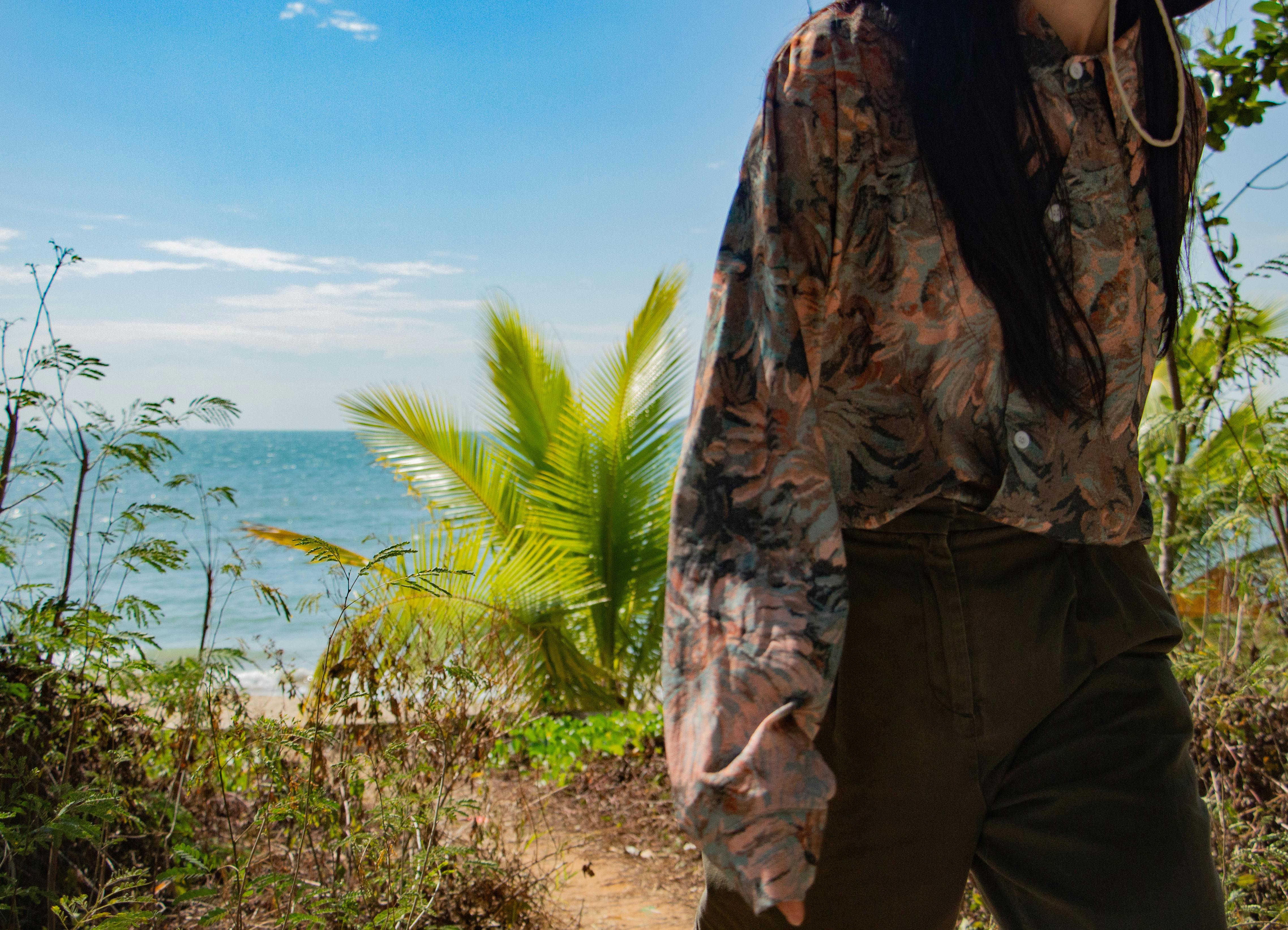 有关adult, beach, child, childhood, females, freedom, girls, happiness, leaving, leisure activity ...