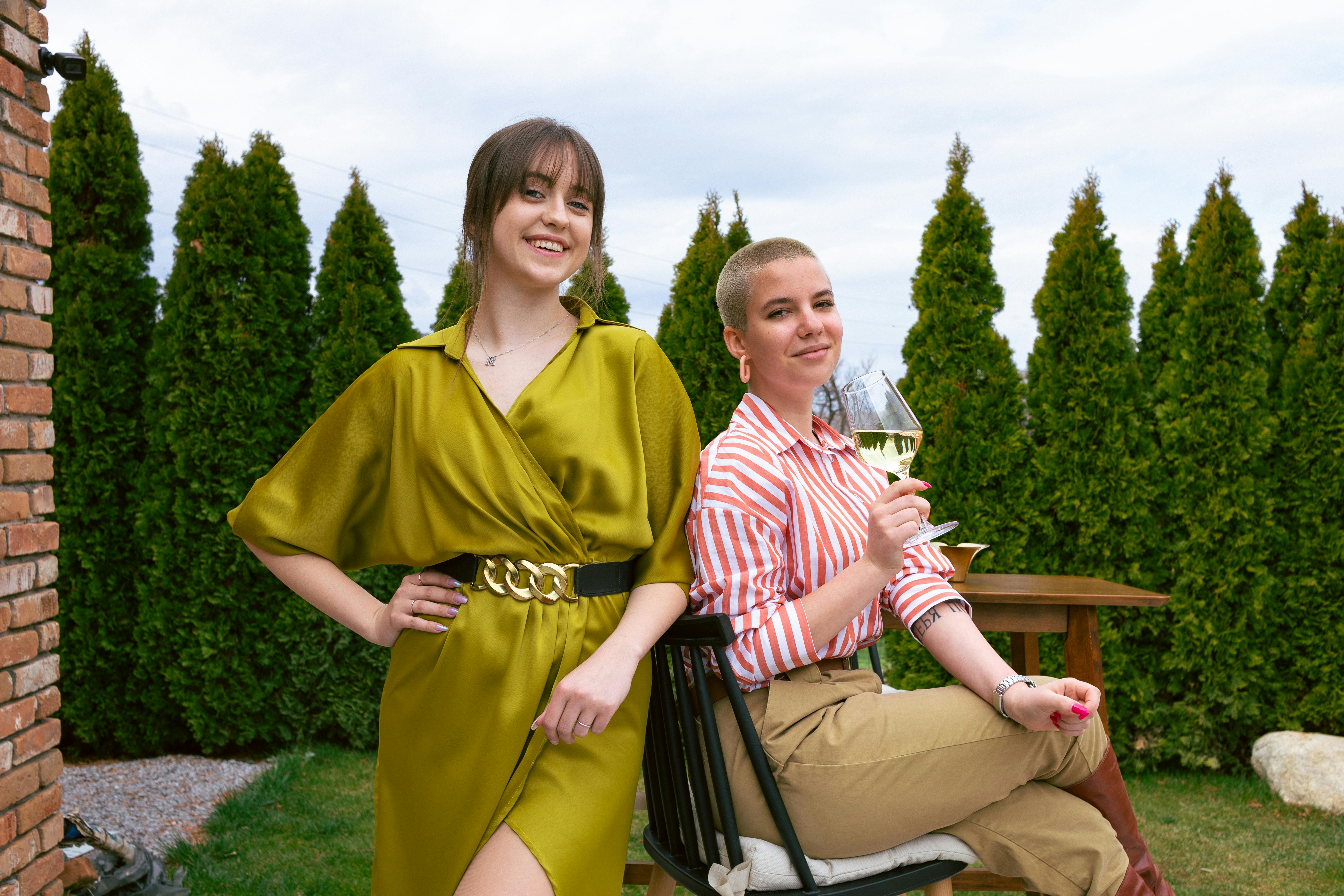 Friends Together Photos, Download The BEST Free Friends Together Stock ...