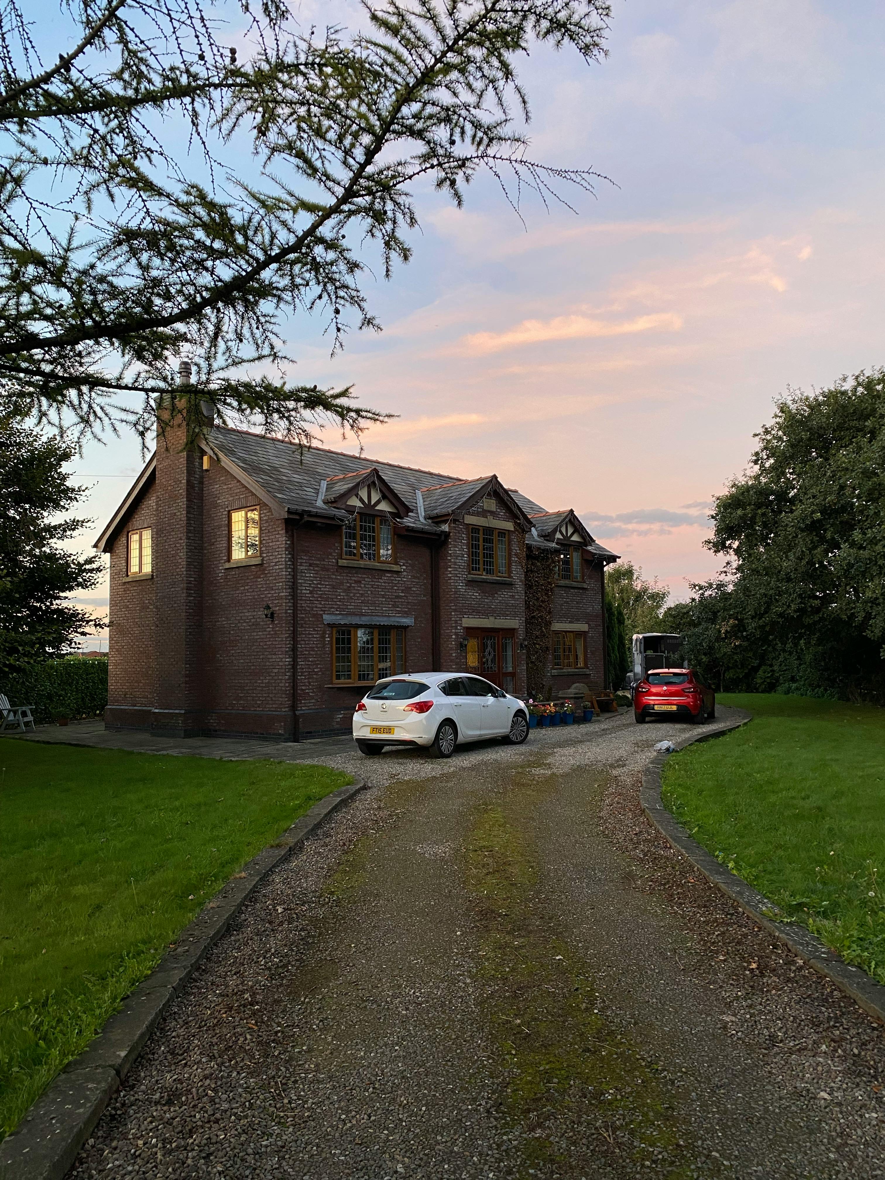 Cars In Driveway Photos, Download The BEST Free Cars In Driveway Stock ...